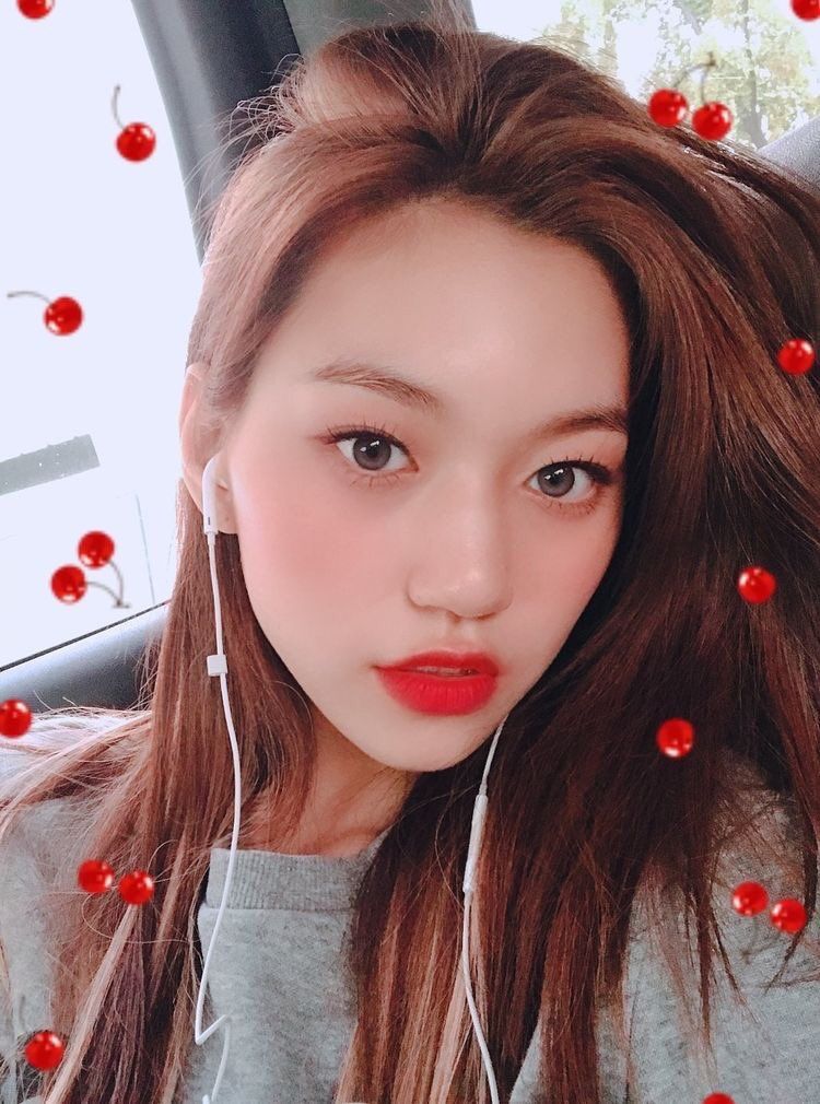 Pretty Eyes | Scrolller