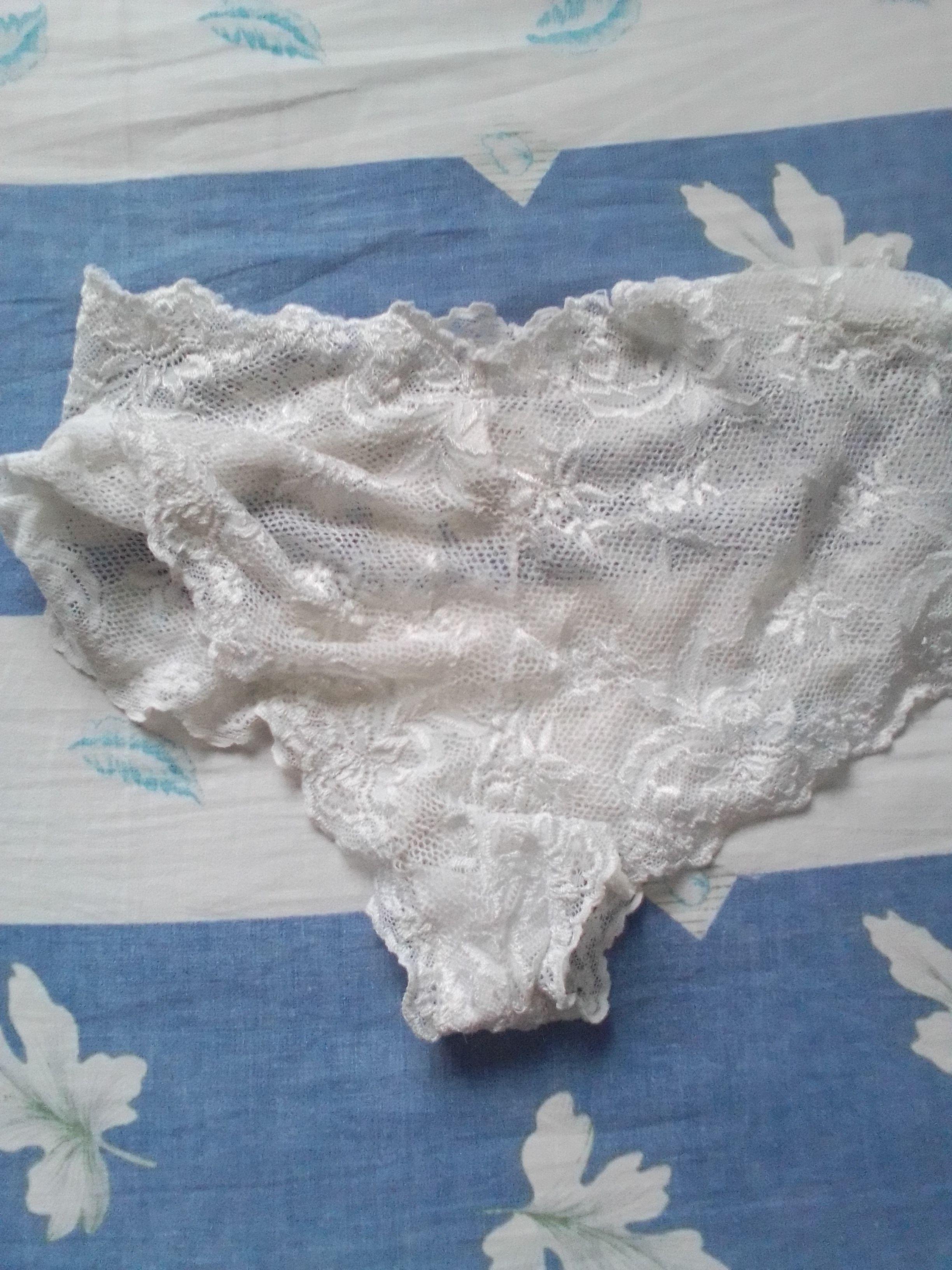 Pretty Moms Panties Scrolller