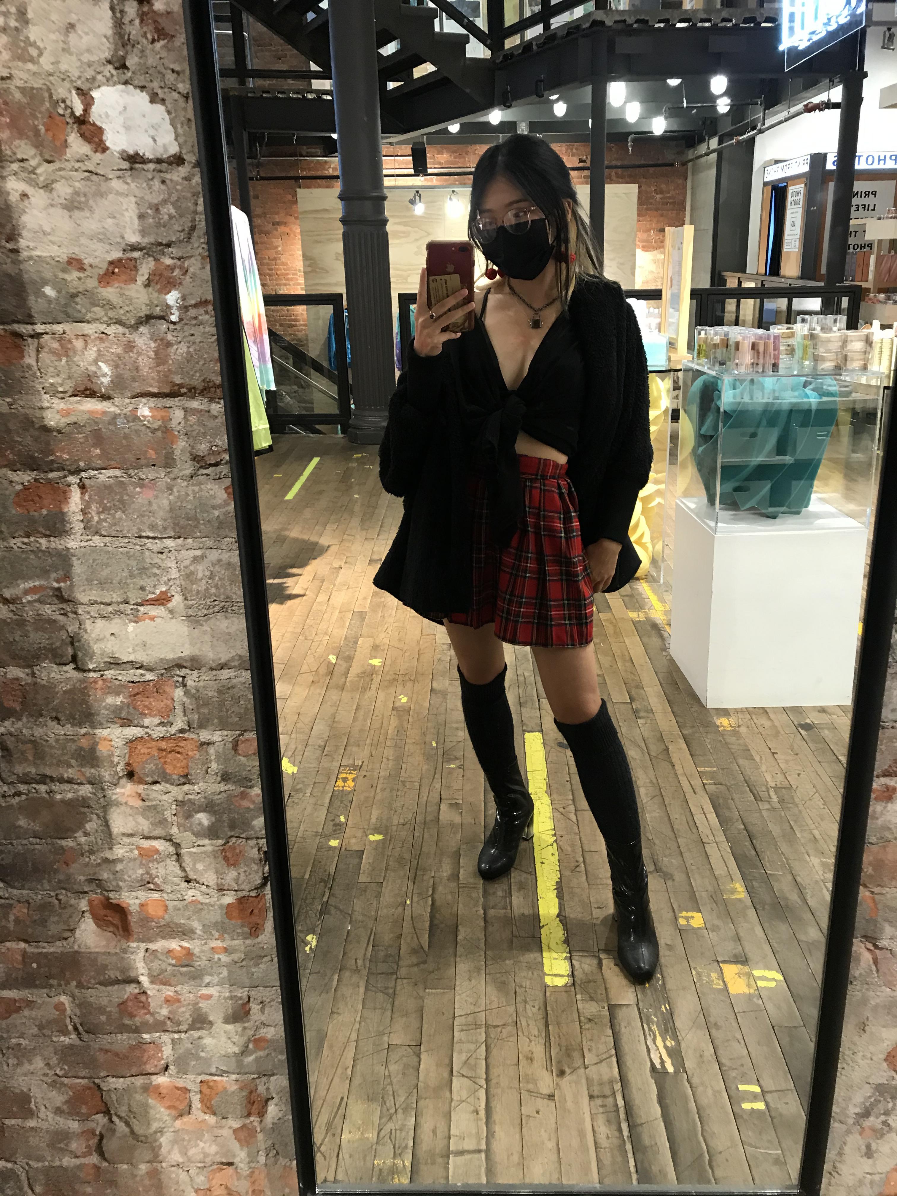 pretty petite princess ️ soft & alt looks, come say hi to me🥰 | Scrolller