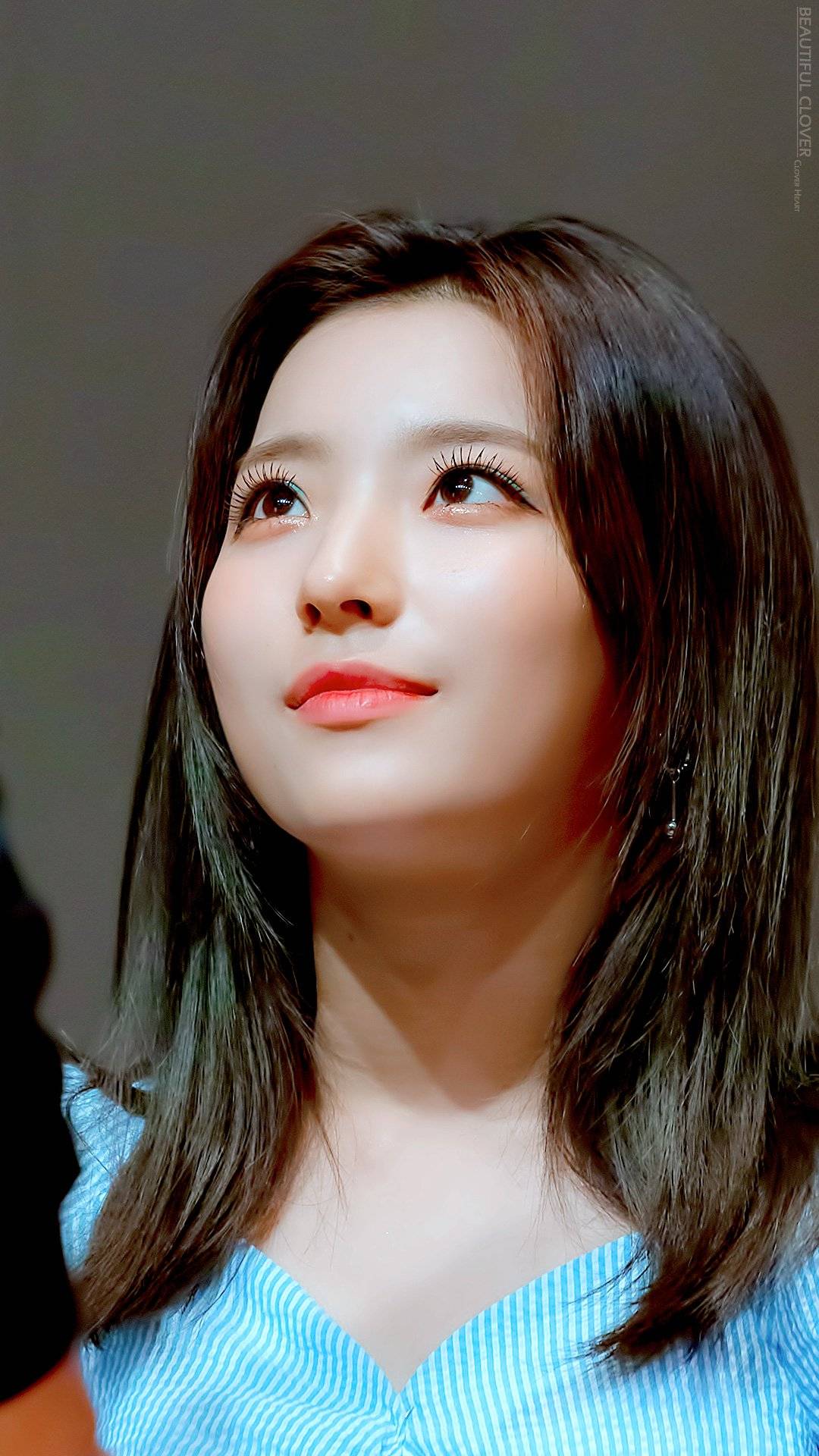 Pretty Saerom | Scrolller