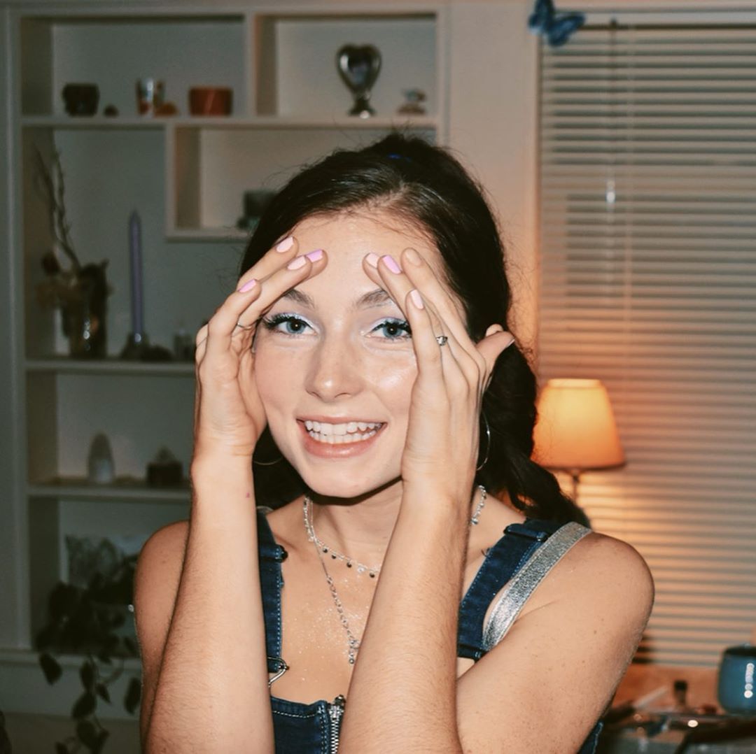 pretty smile | Scrolller