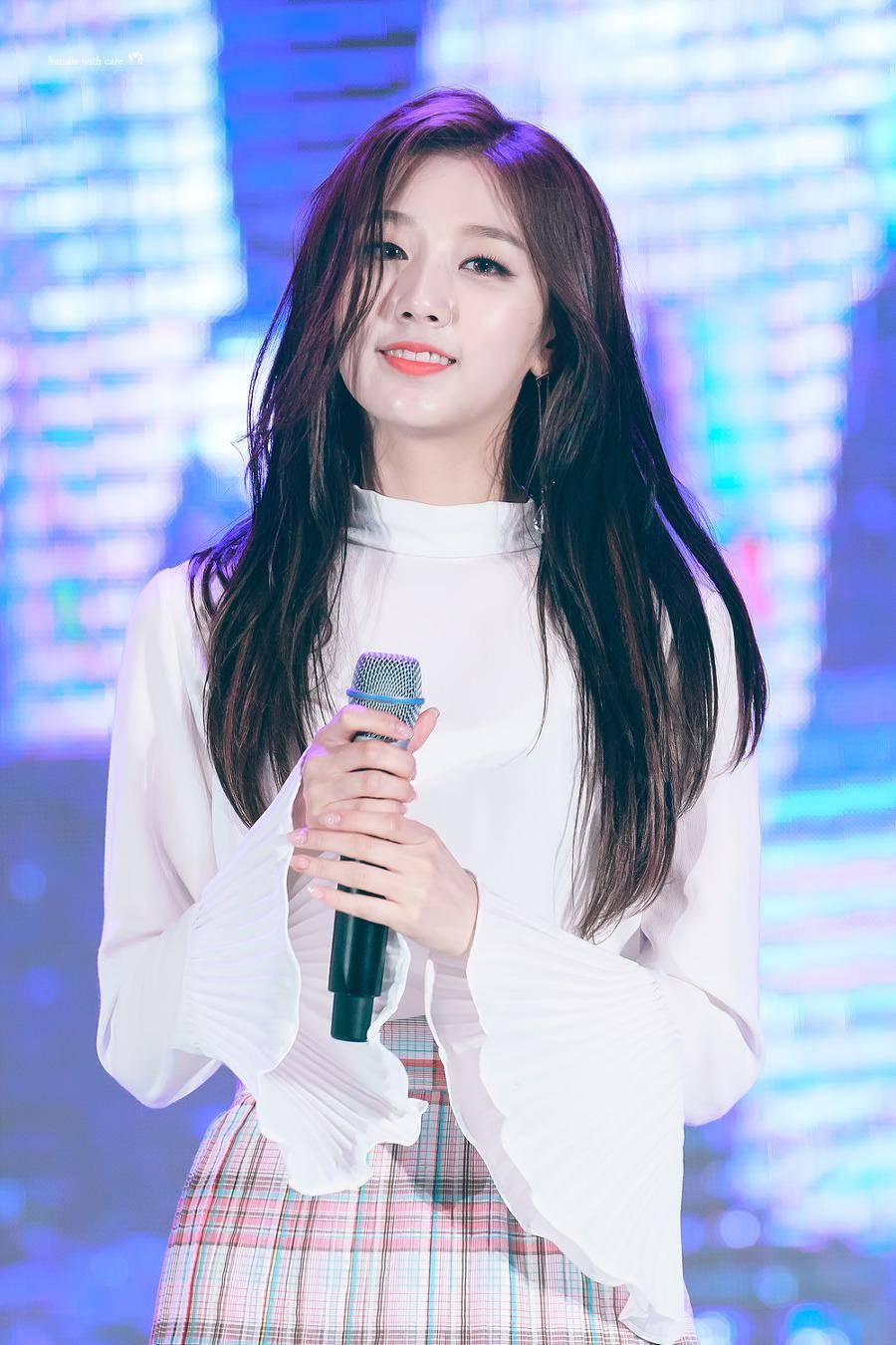 Pretty Yein | Scrolller