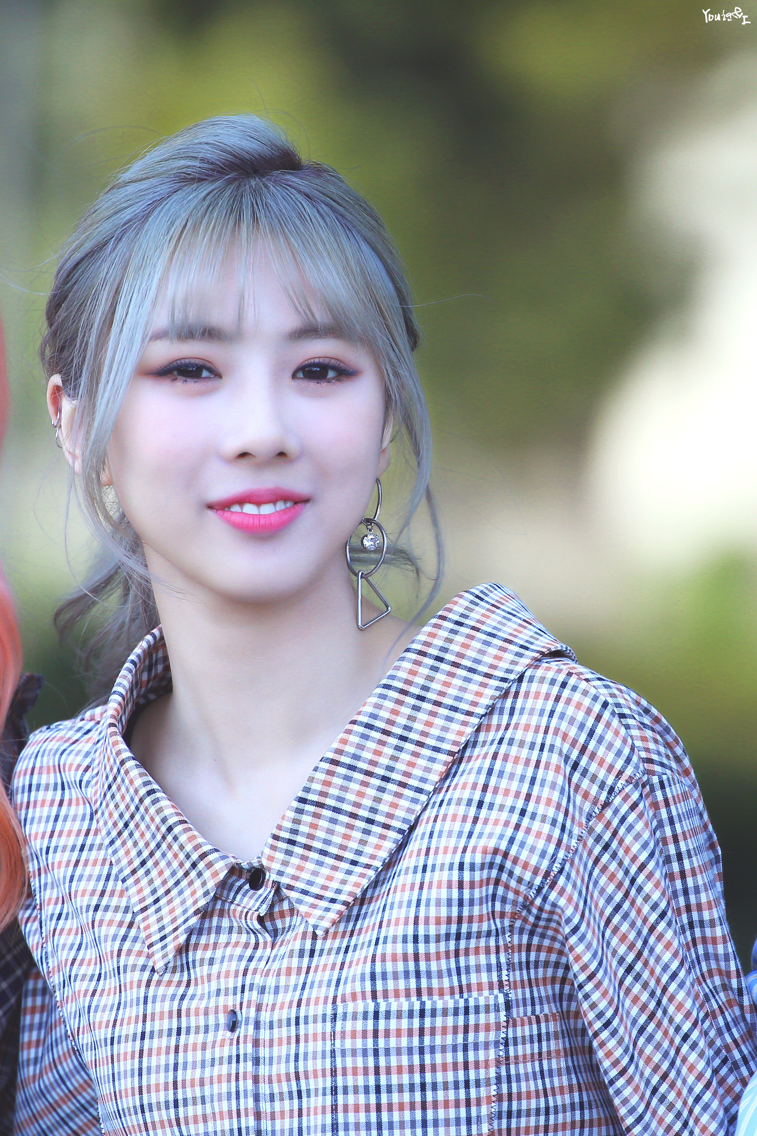 Pretty Yoohyeon | Scrolller