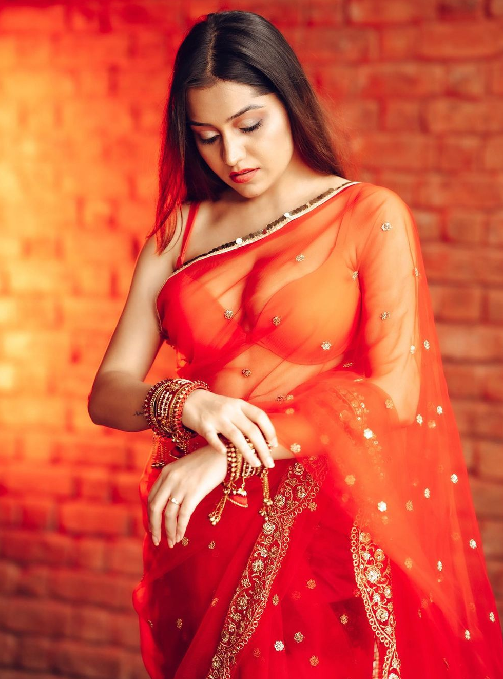 Prfct saree | Scrolller