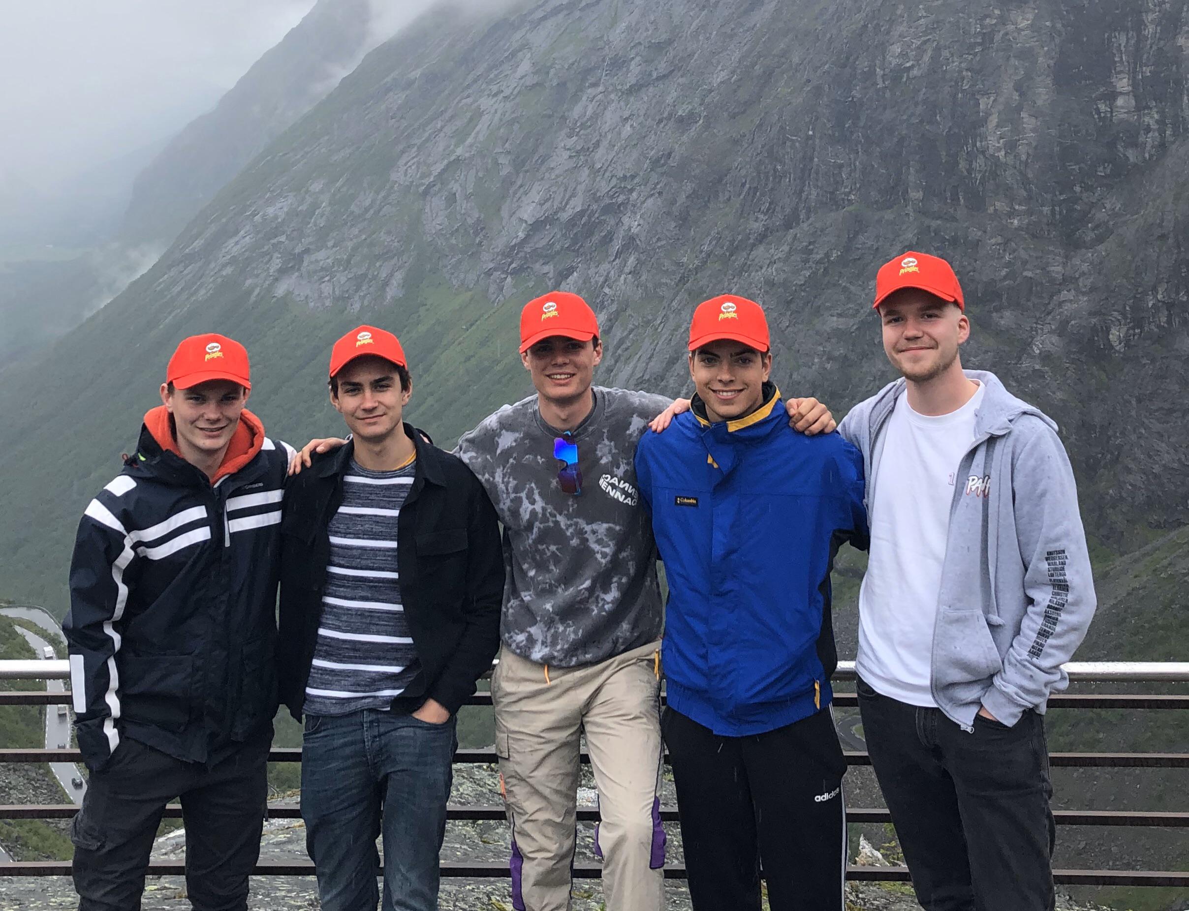 Pringles gang | Scrolller