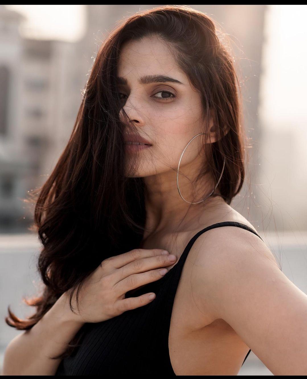 Priya bapat | Scrolller