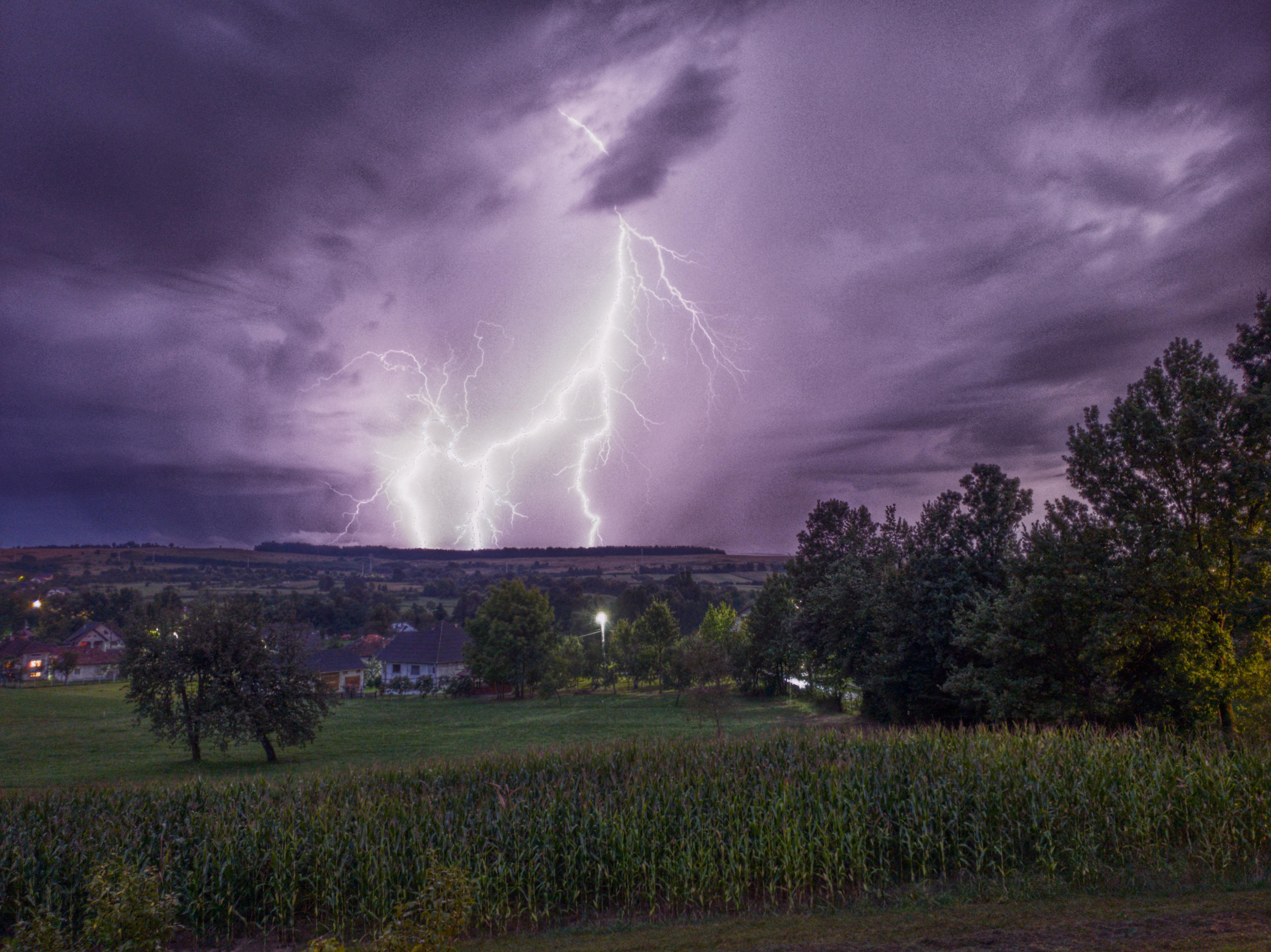 Pro mode, 8", ISO 50, edited with Snapseed | Scrolller