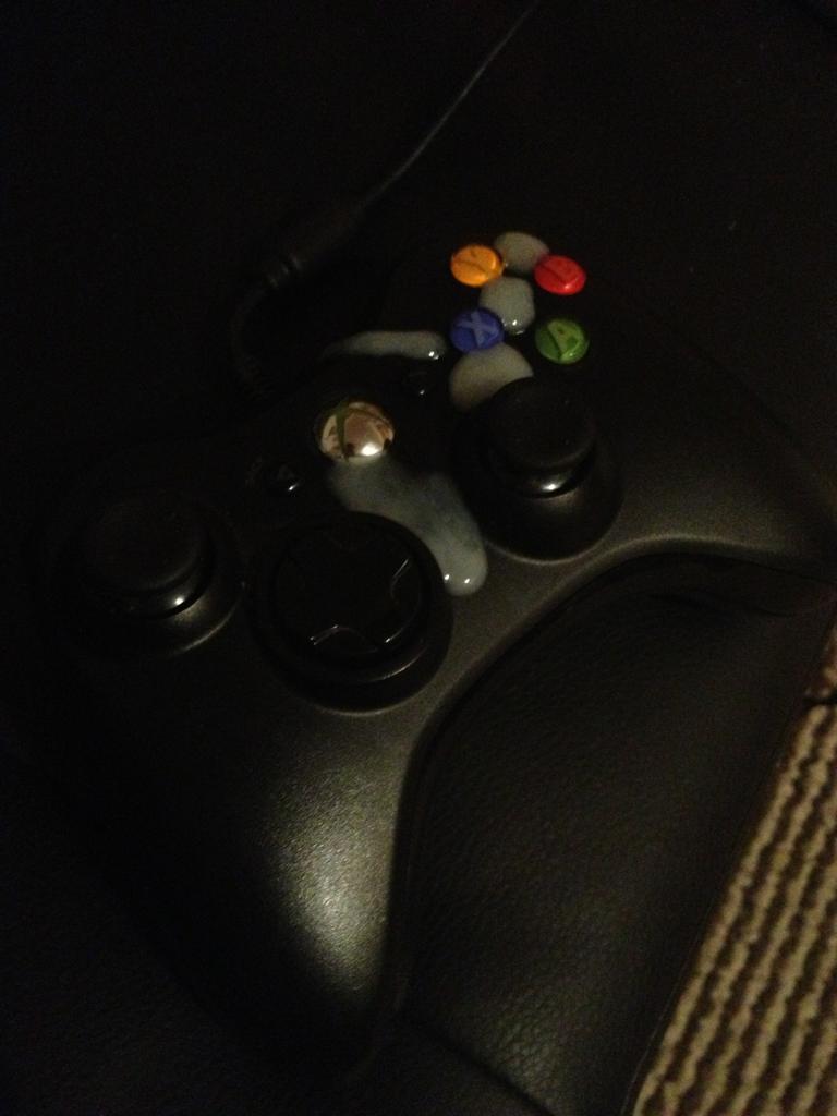 [PROOF] Cum On A Game Controller | Scrolller