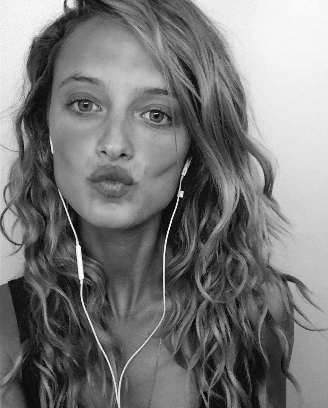 Pucker Up | Scrolller