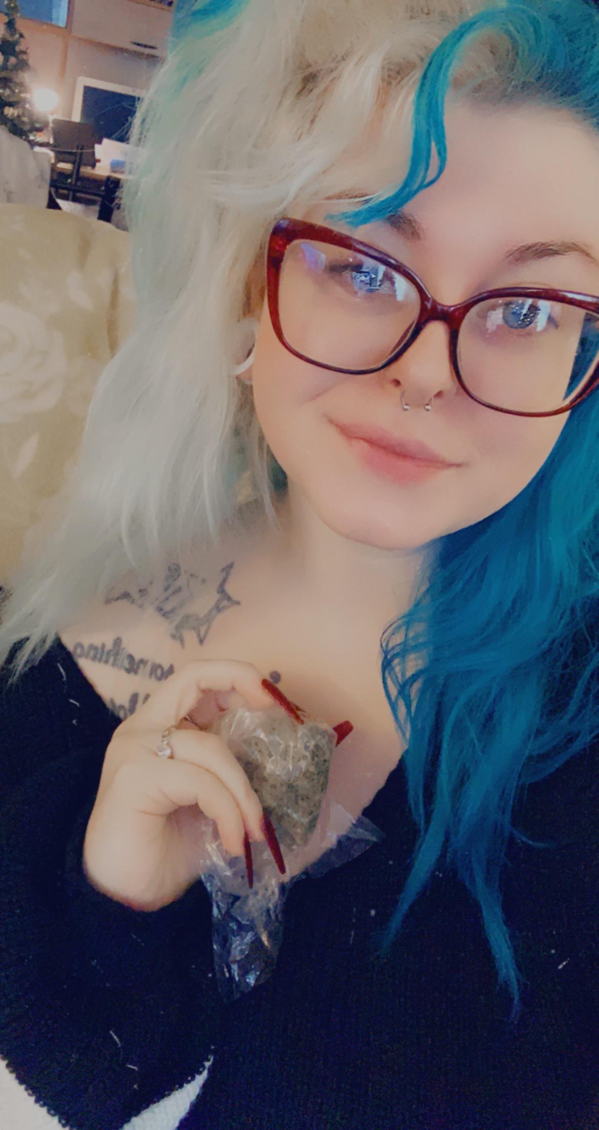 Puff puff 😈 | Scrolller