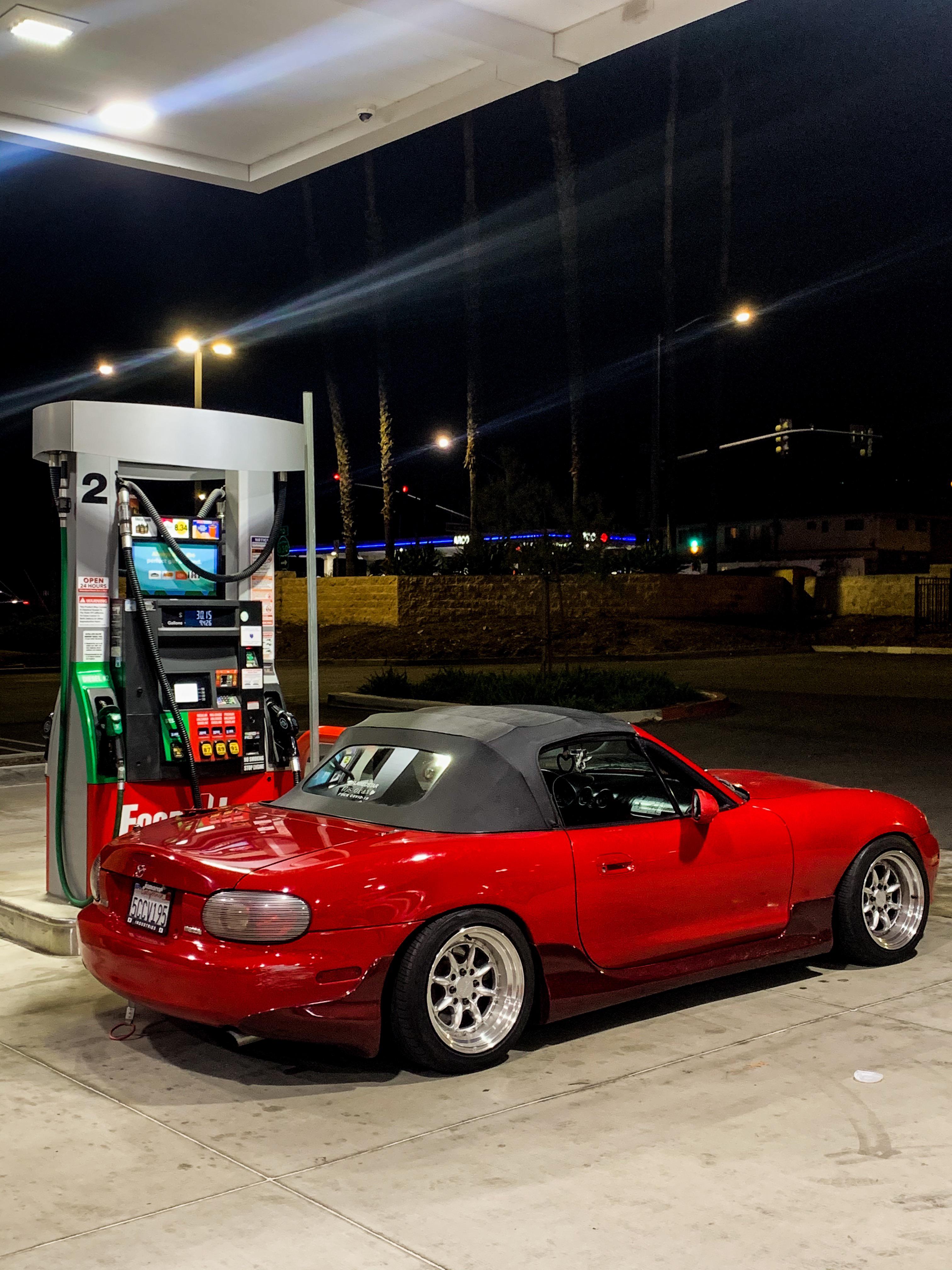 Pumping gas at night is a vibe | Scrolller