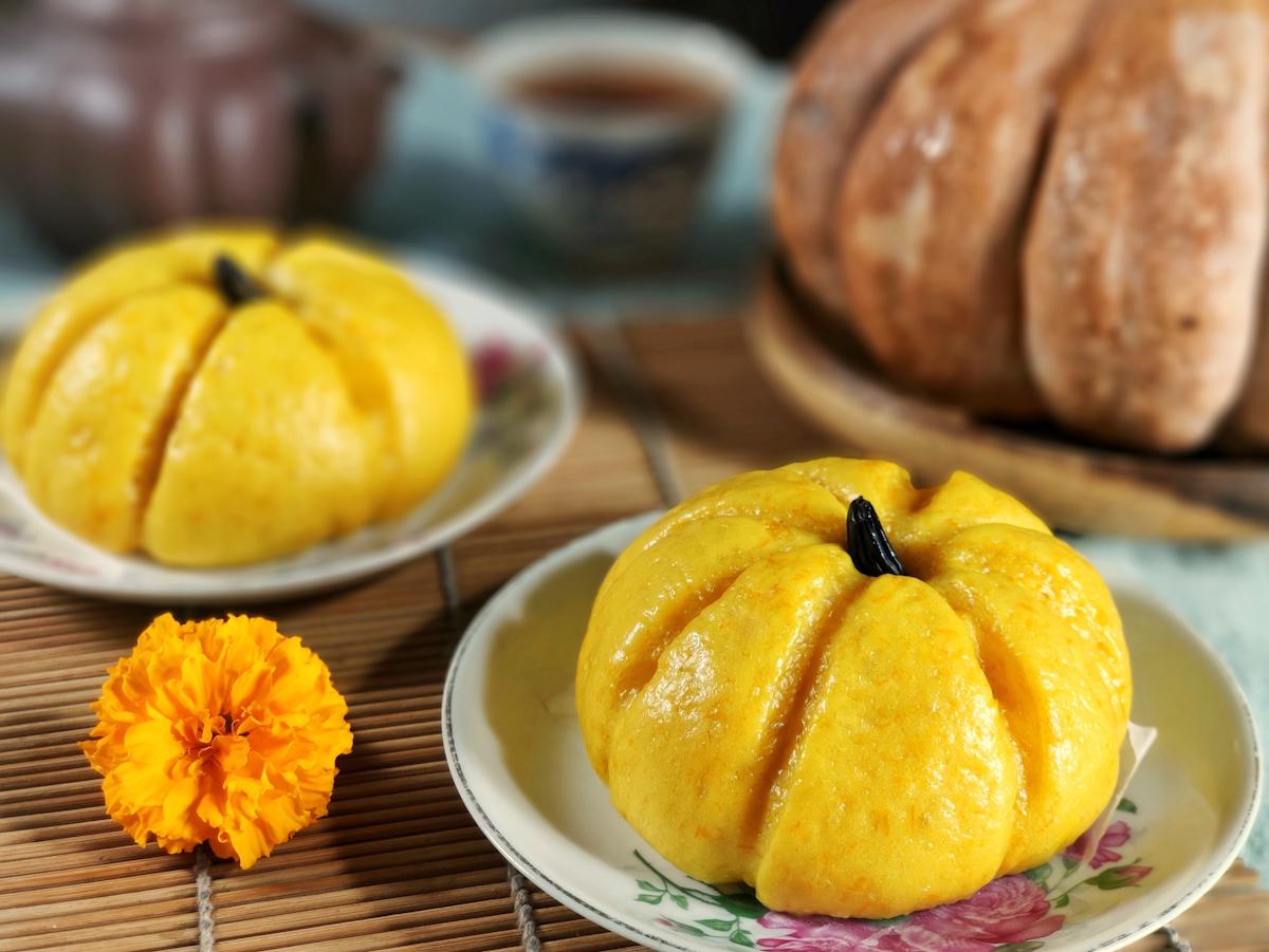 Pumpkin Steamed Buns | Scrolller