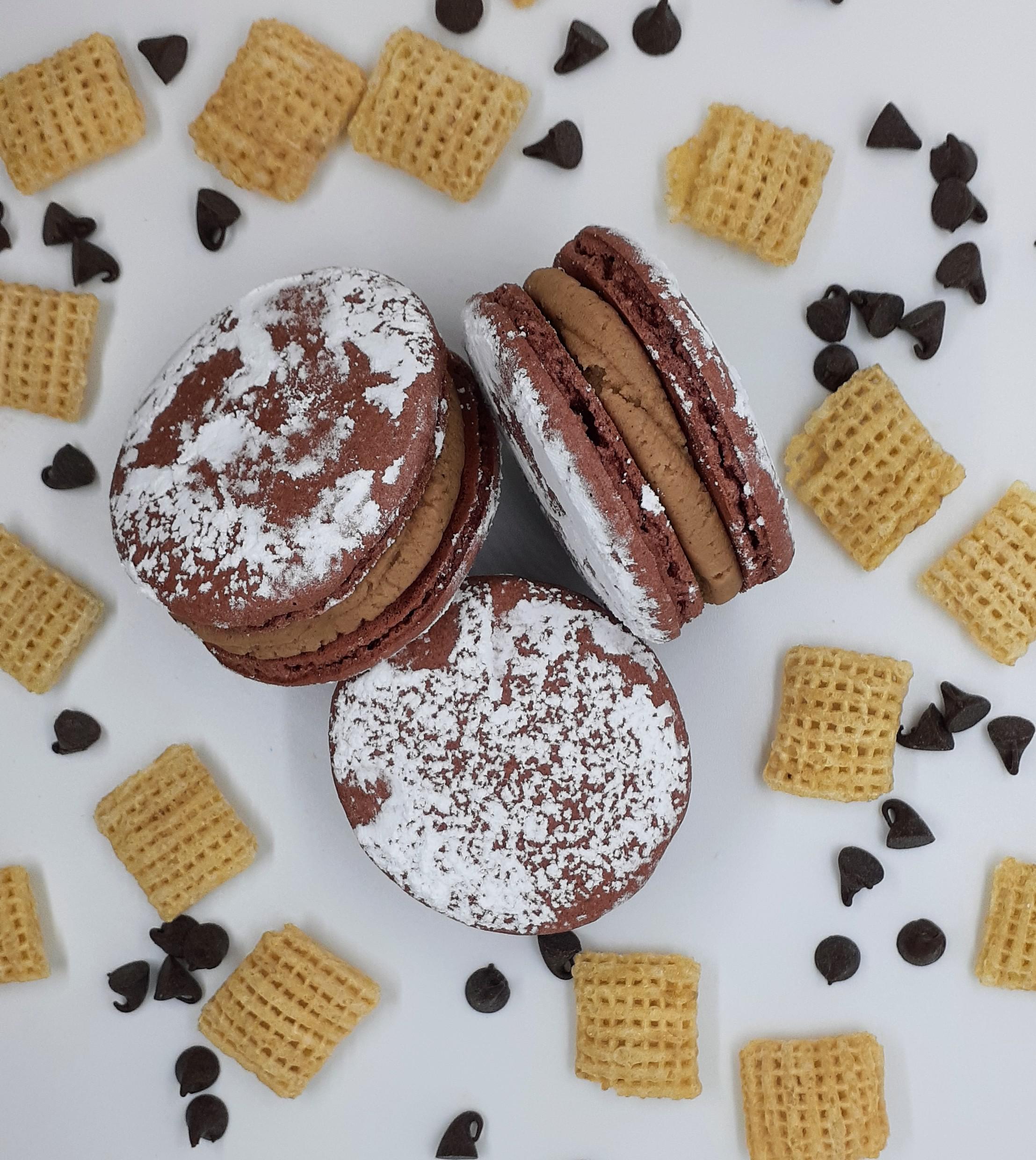 Puppy Chow/ Muddy Buddy Macarons | Scrolller