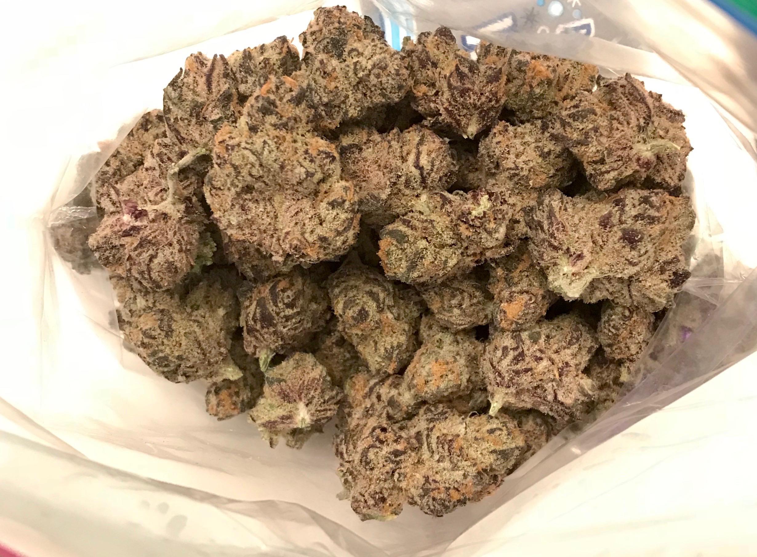 Purple punch 🍇 🥊 | Scrolller