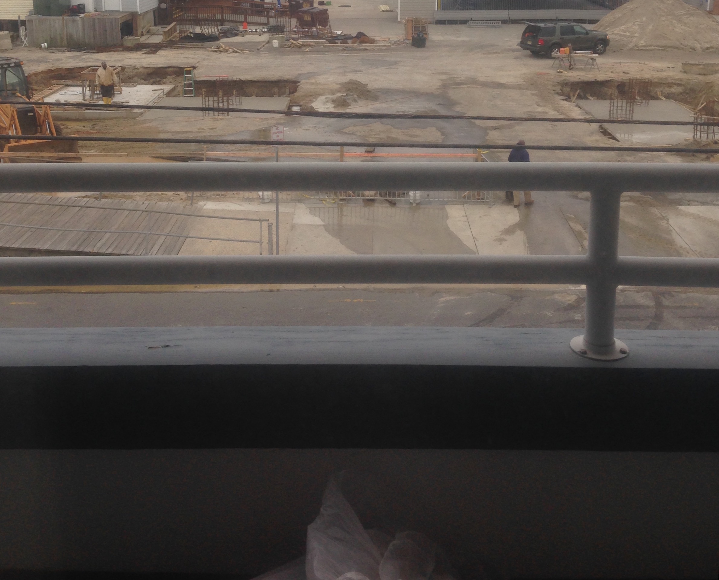 Putting on a show for the construction workers!! | Scrolller