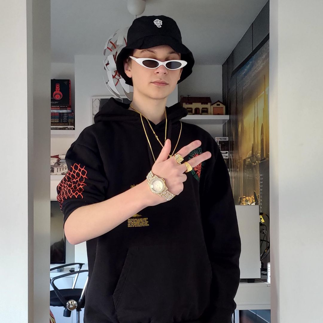 Quarantine got me feeling like a soundcloud rapper [17M] | Scrolller