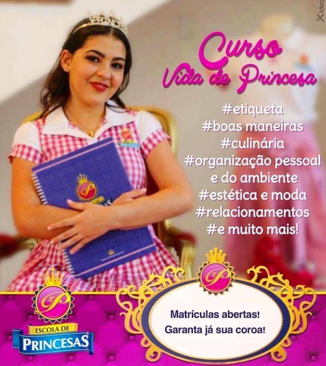Que coisa bizarra... “curso de princesa” | Scrolller