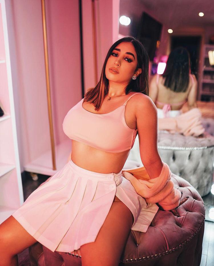 Queen Buenrostro IG | Scrolller