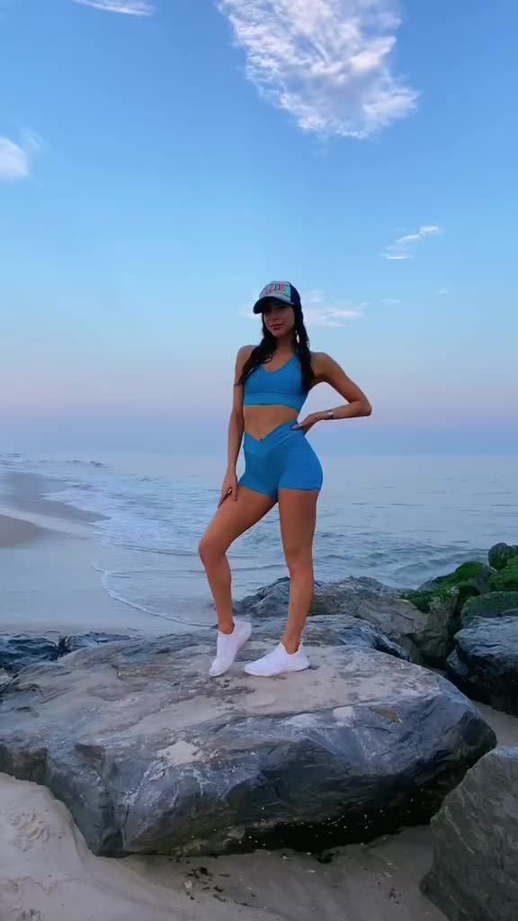 quick peek | Scrolller