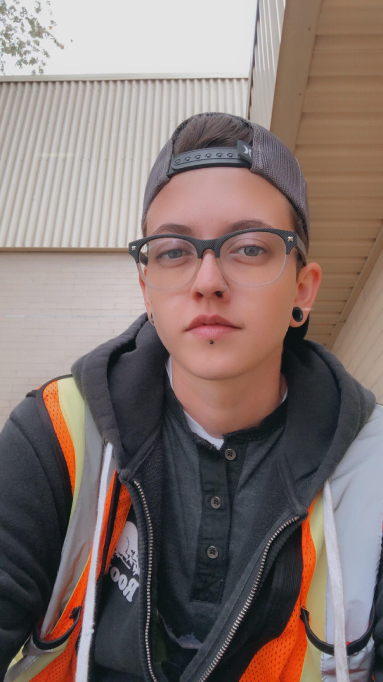 Quick work selfie 🔨 | Scrolller