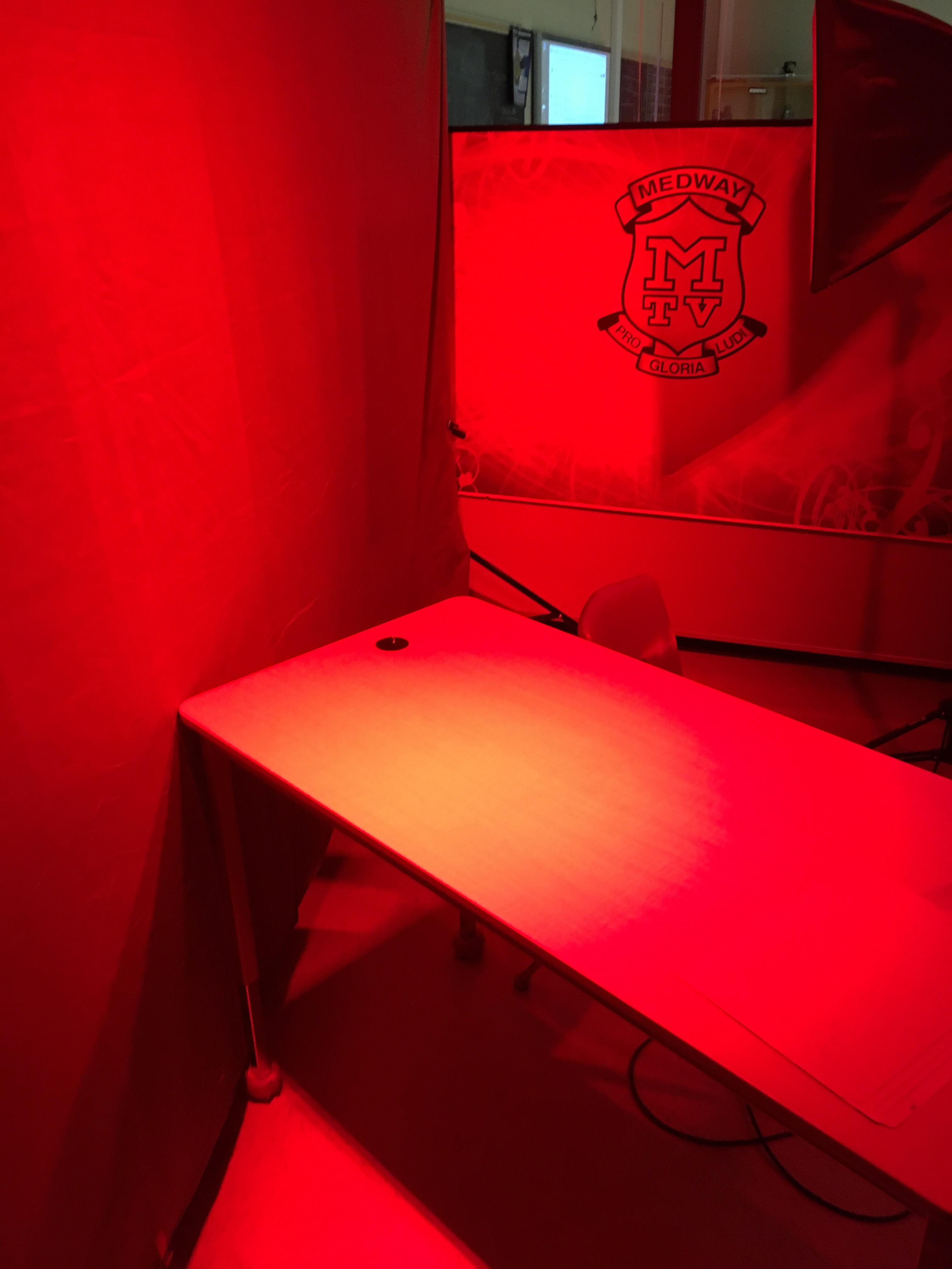 R•e•d | Scrolller