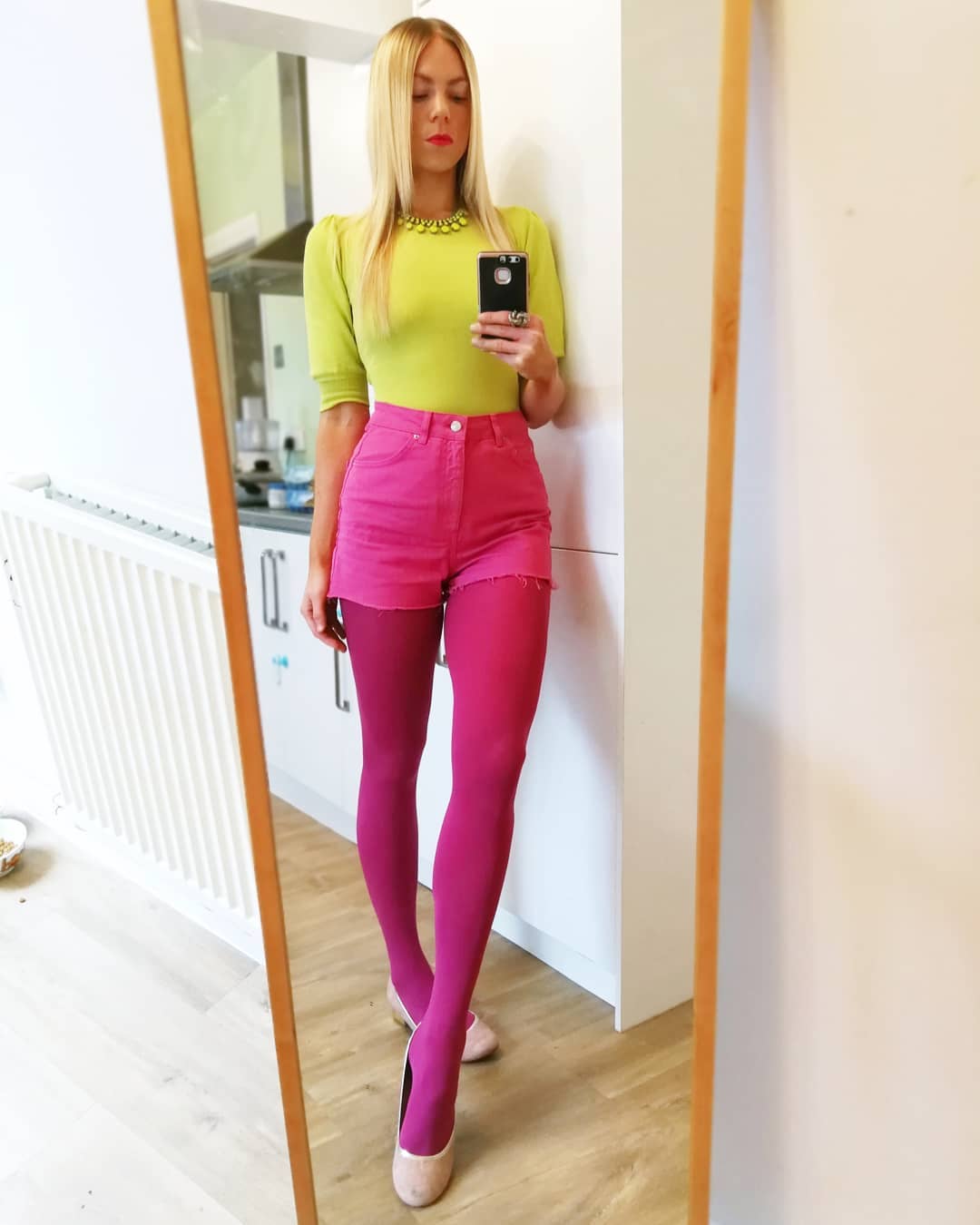 Rachel White | Scrolller