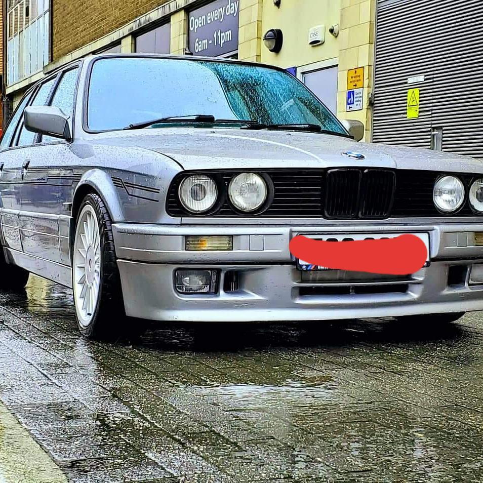 Rain makes the wagon glow | Scrolller