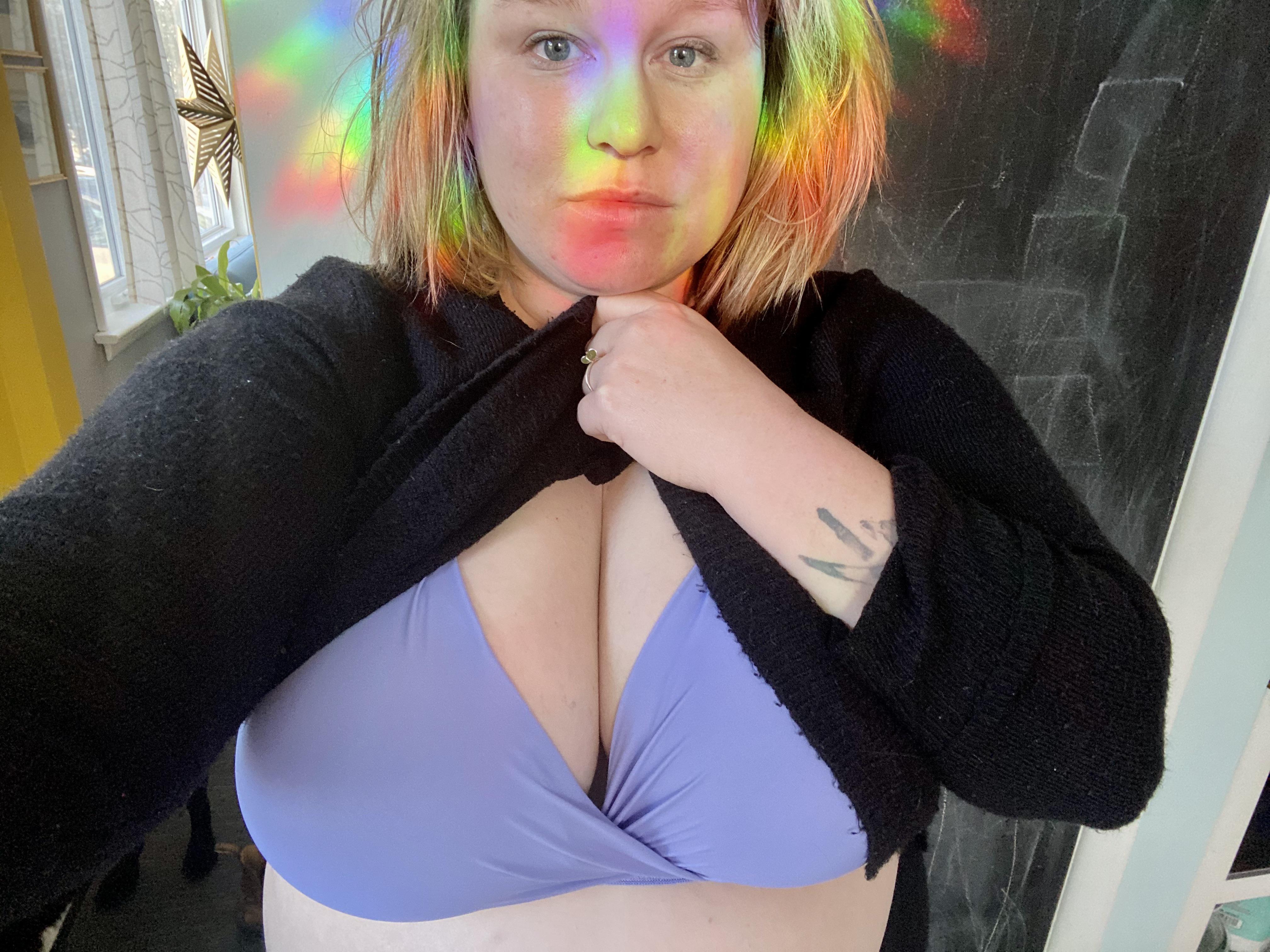 Rainbow face | Scrolller