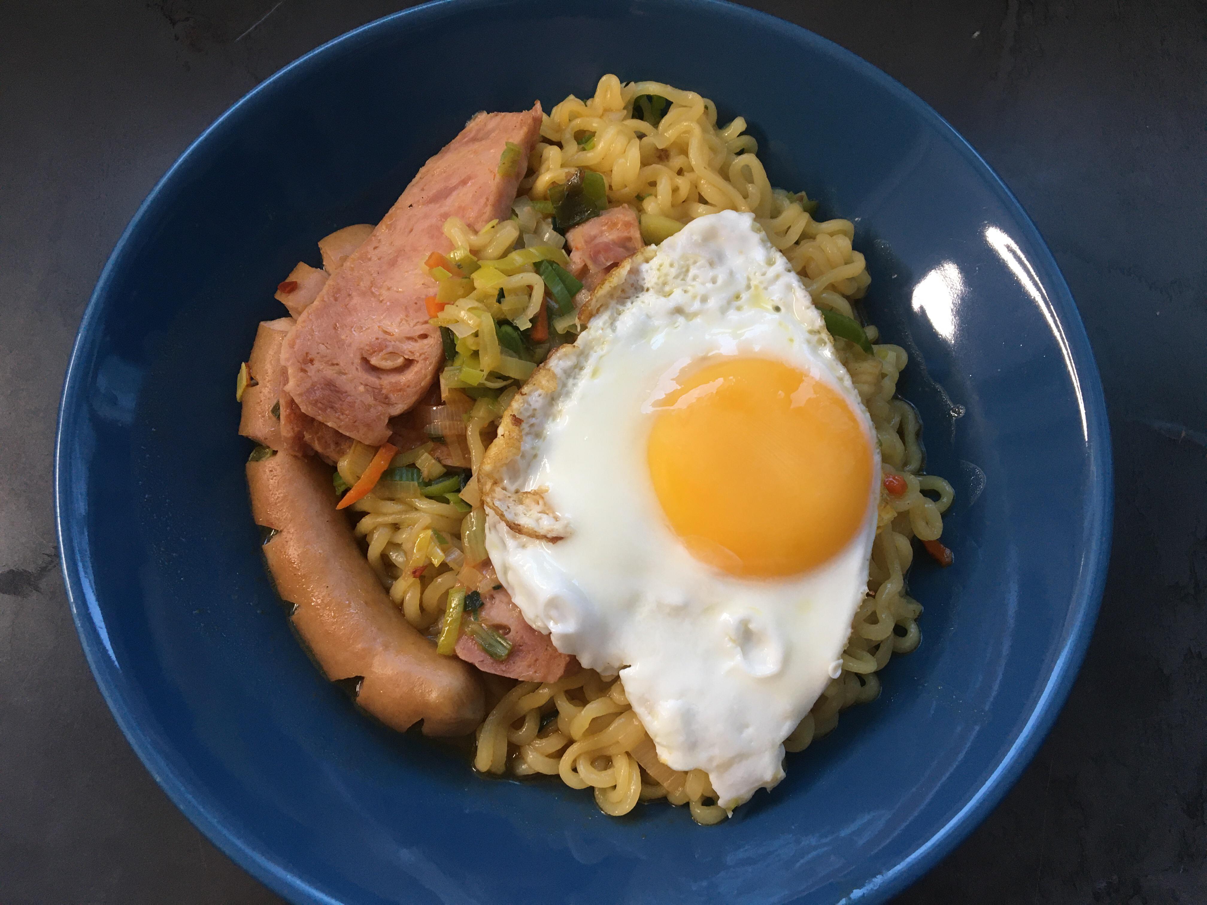 Ramen + sausage + ham + egg. I could eat this everyday! | Scrolller