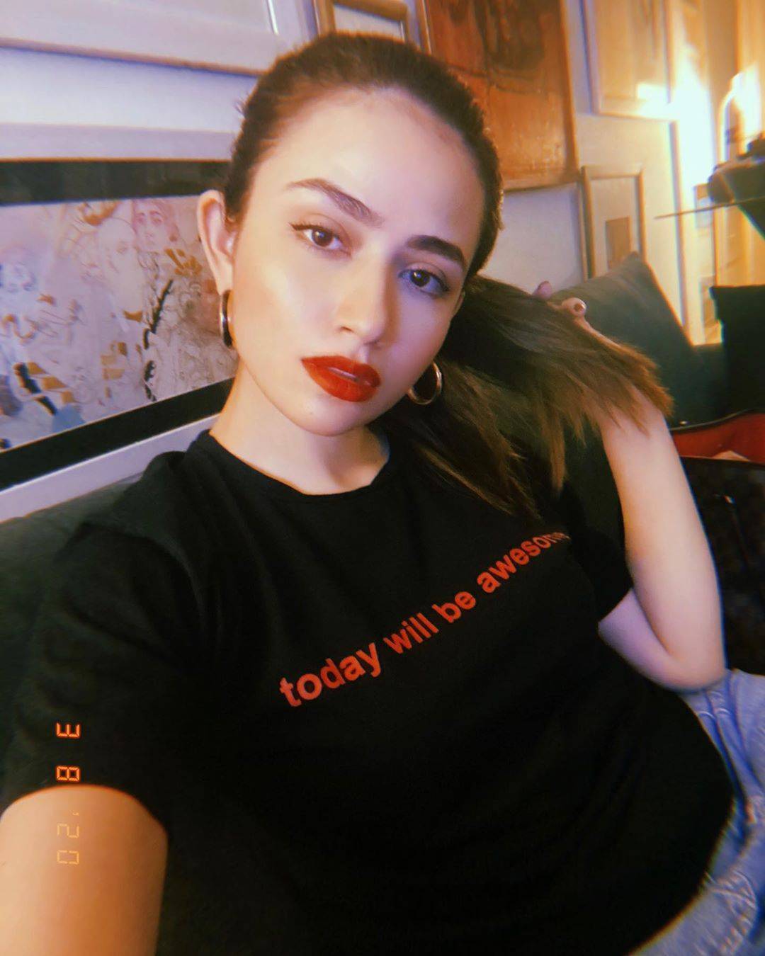 Randi Sana Javed inviting people | Scrolller