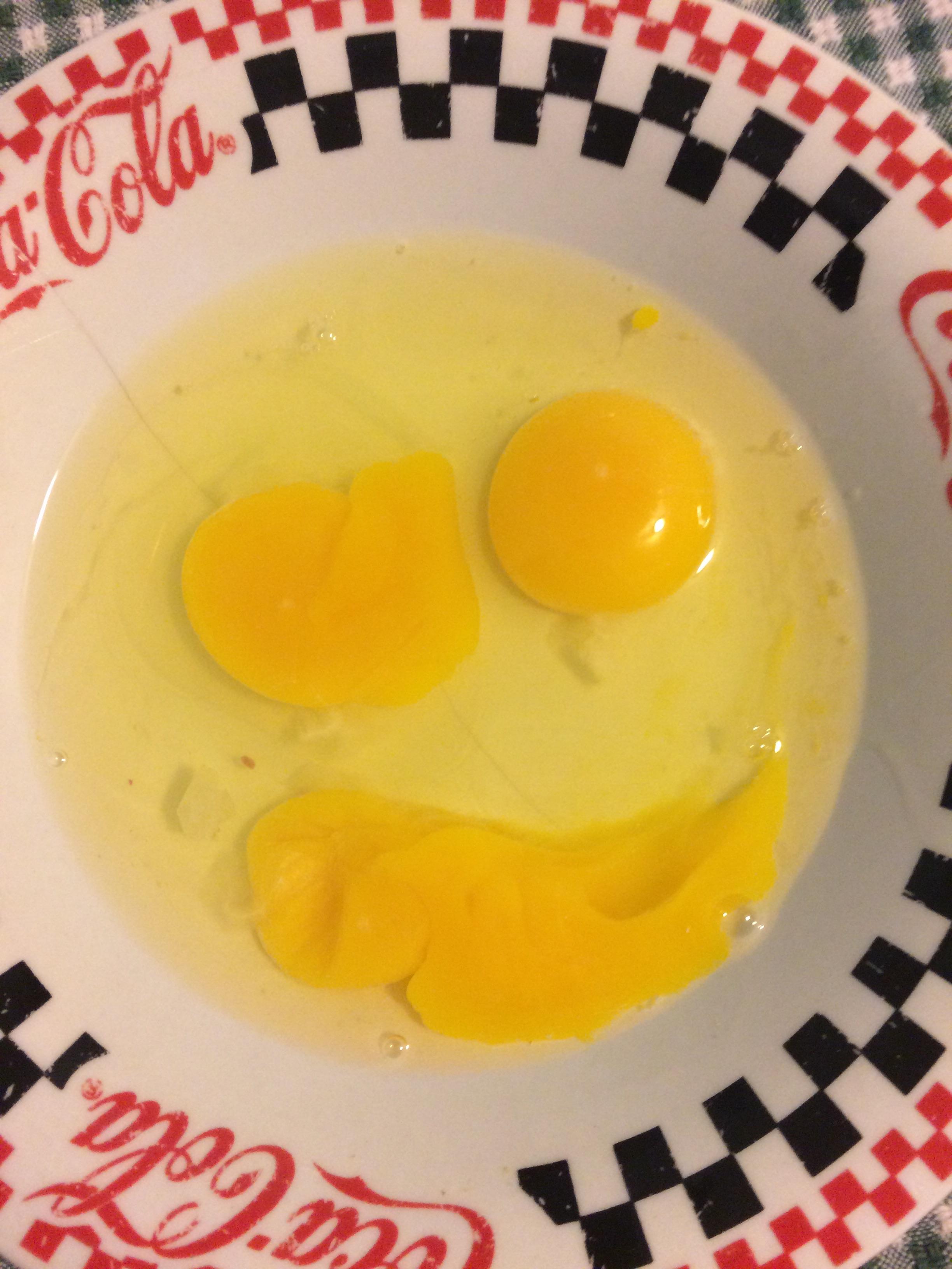 Randomly cracked open some eggs | Scrolller