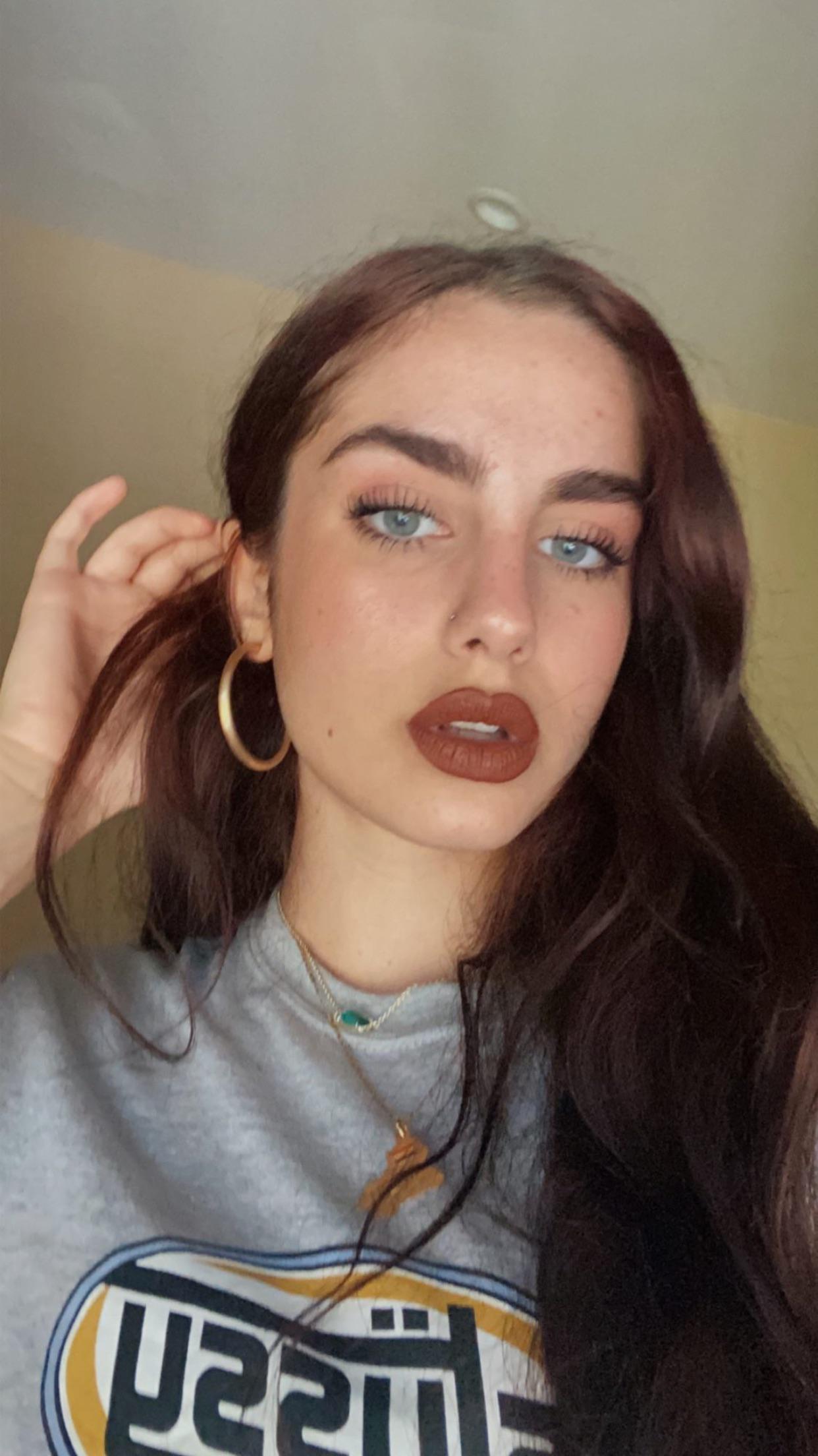 Rania’s DSLs and face are made for facefucking | Scrolller