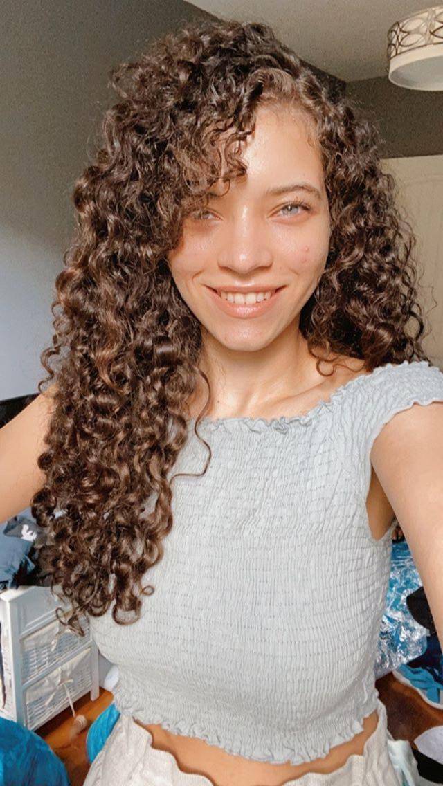 Rare smiling selfie from her instagram story | Scrolller