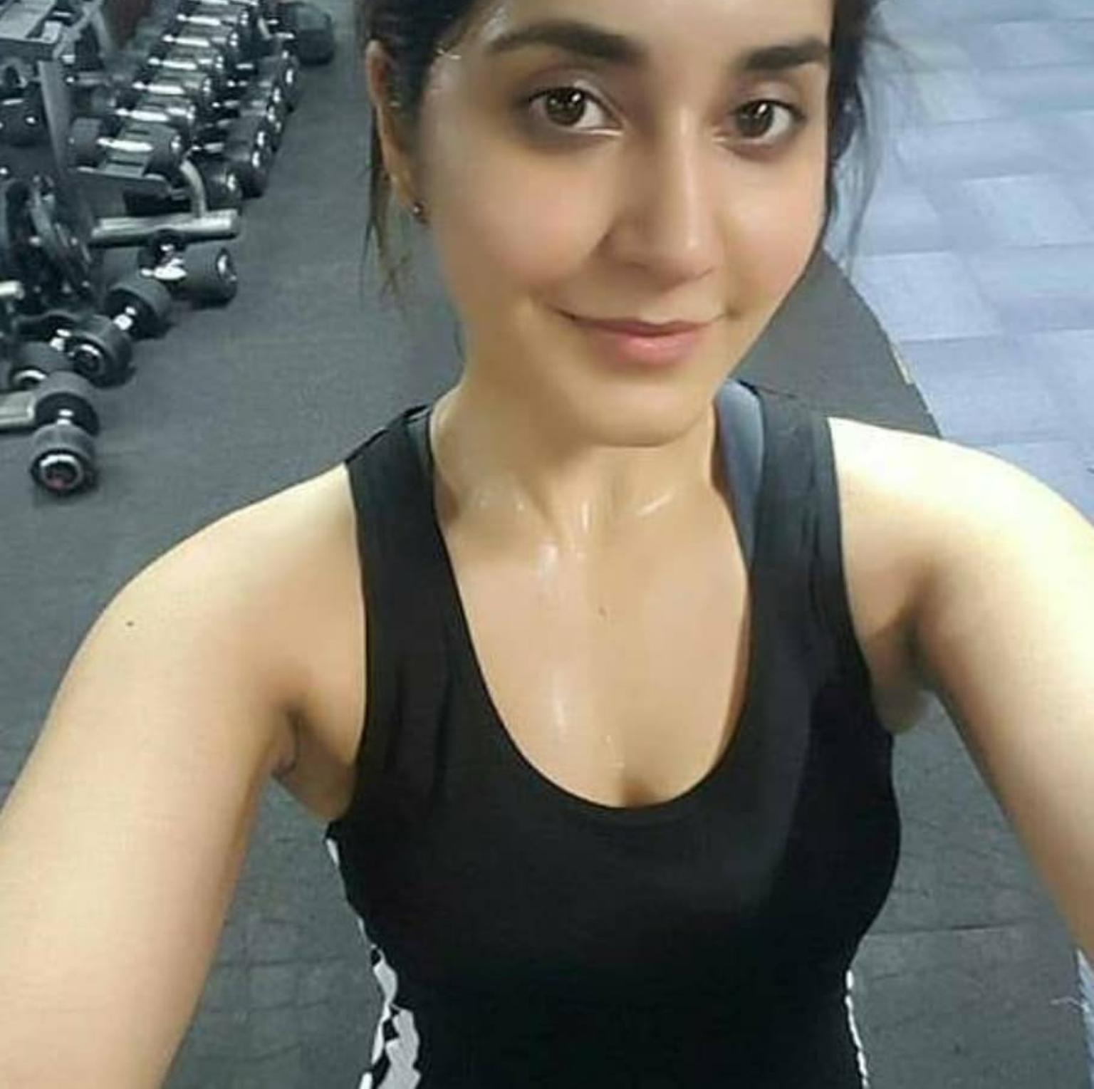 Rashi Khanna Inviting With Both Arms Scrolller