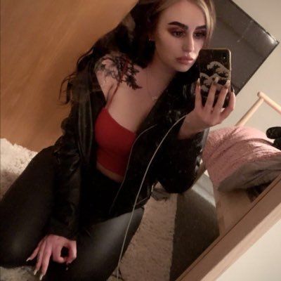 Rate her 1-10 | Scrolller