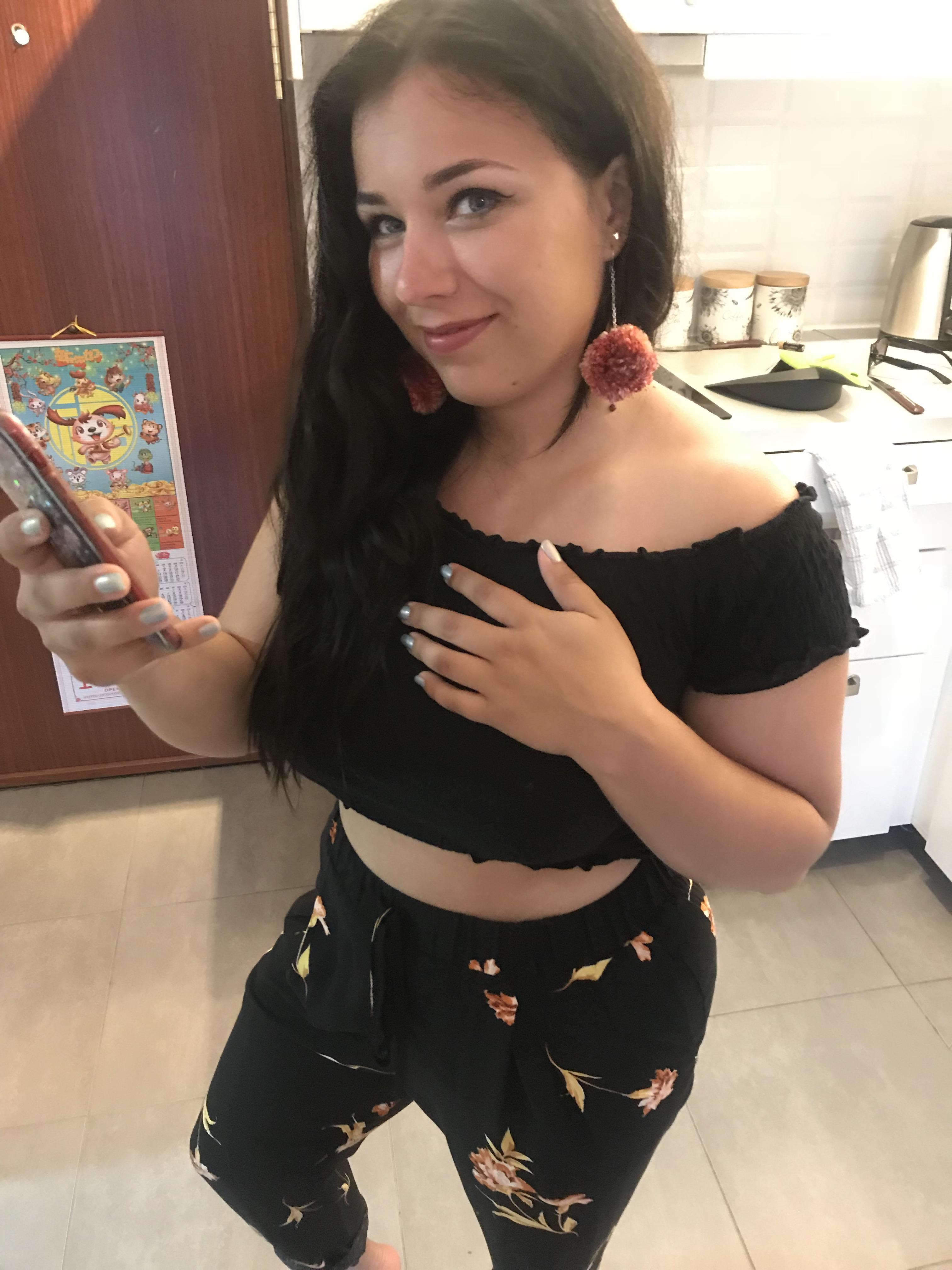 Rate her for underwear shots | Scrolller