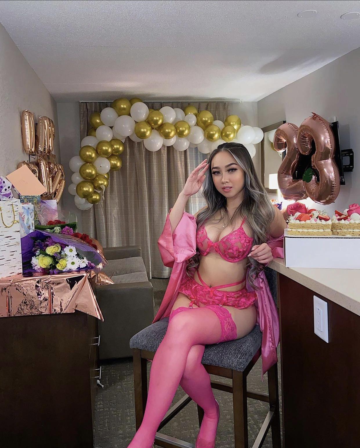 How much cum can you cover me in? | Scrolller