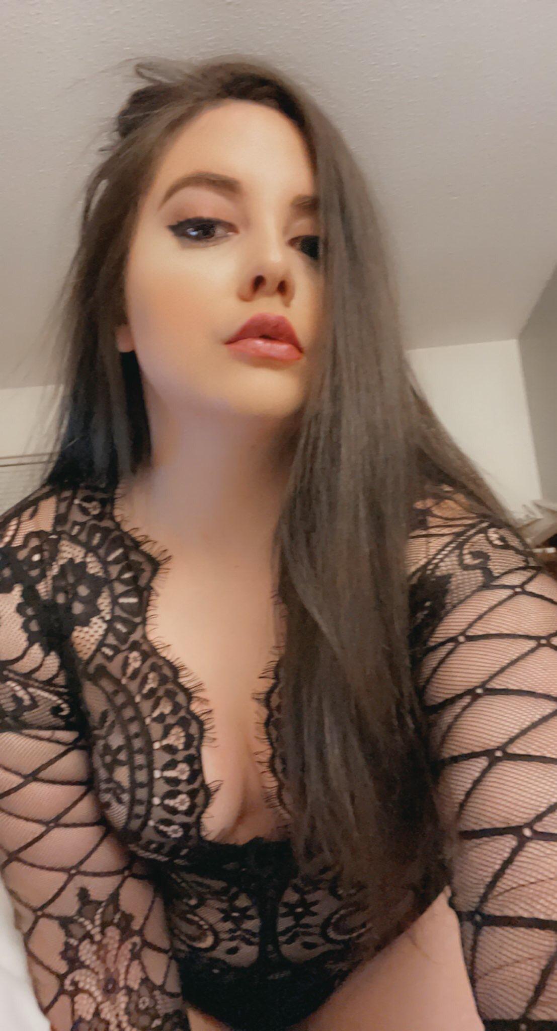 Ready to be worshipped ;) | Scrolller