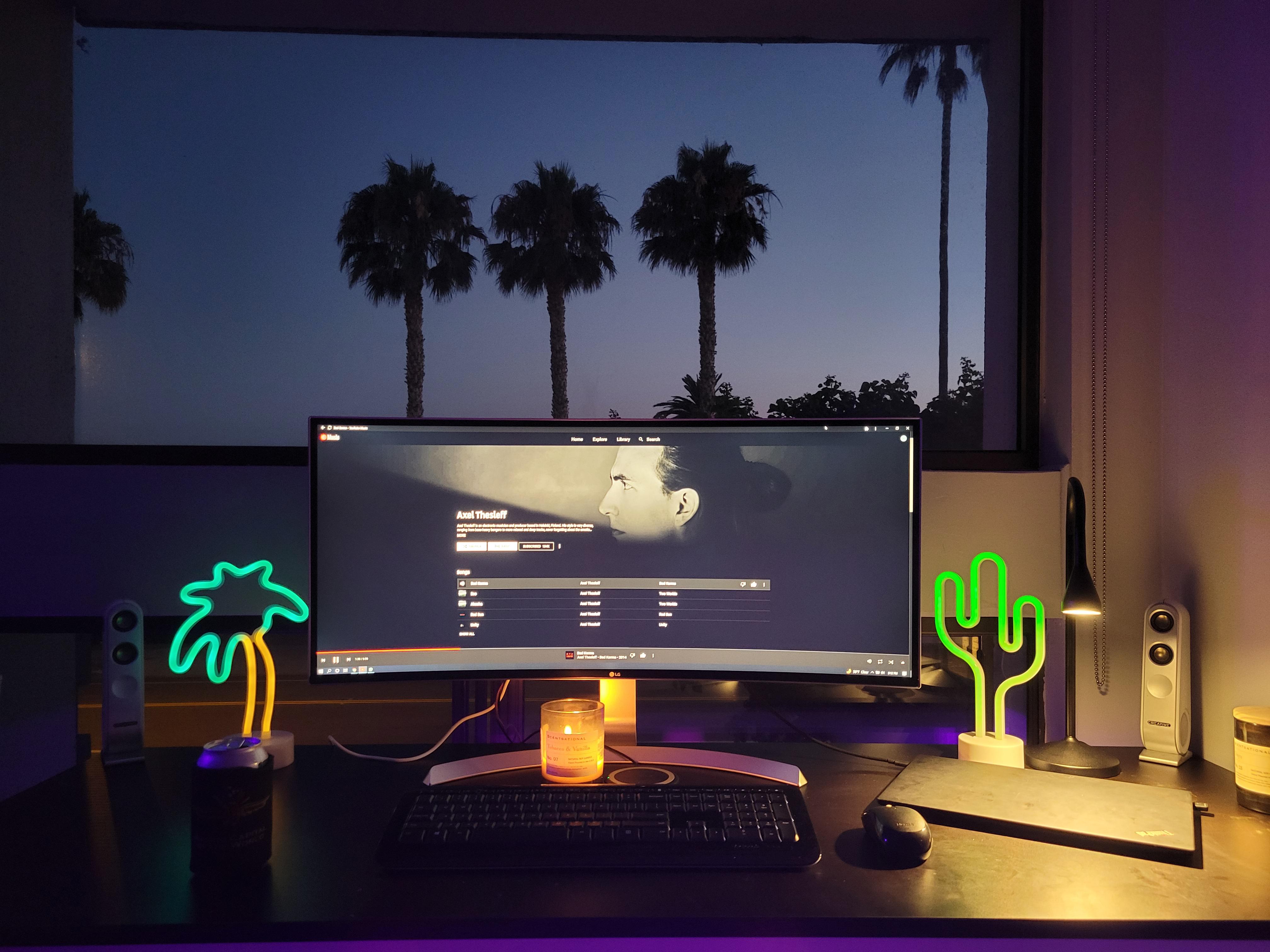 recently completed bedroom workstation | Scrolller