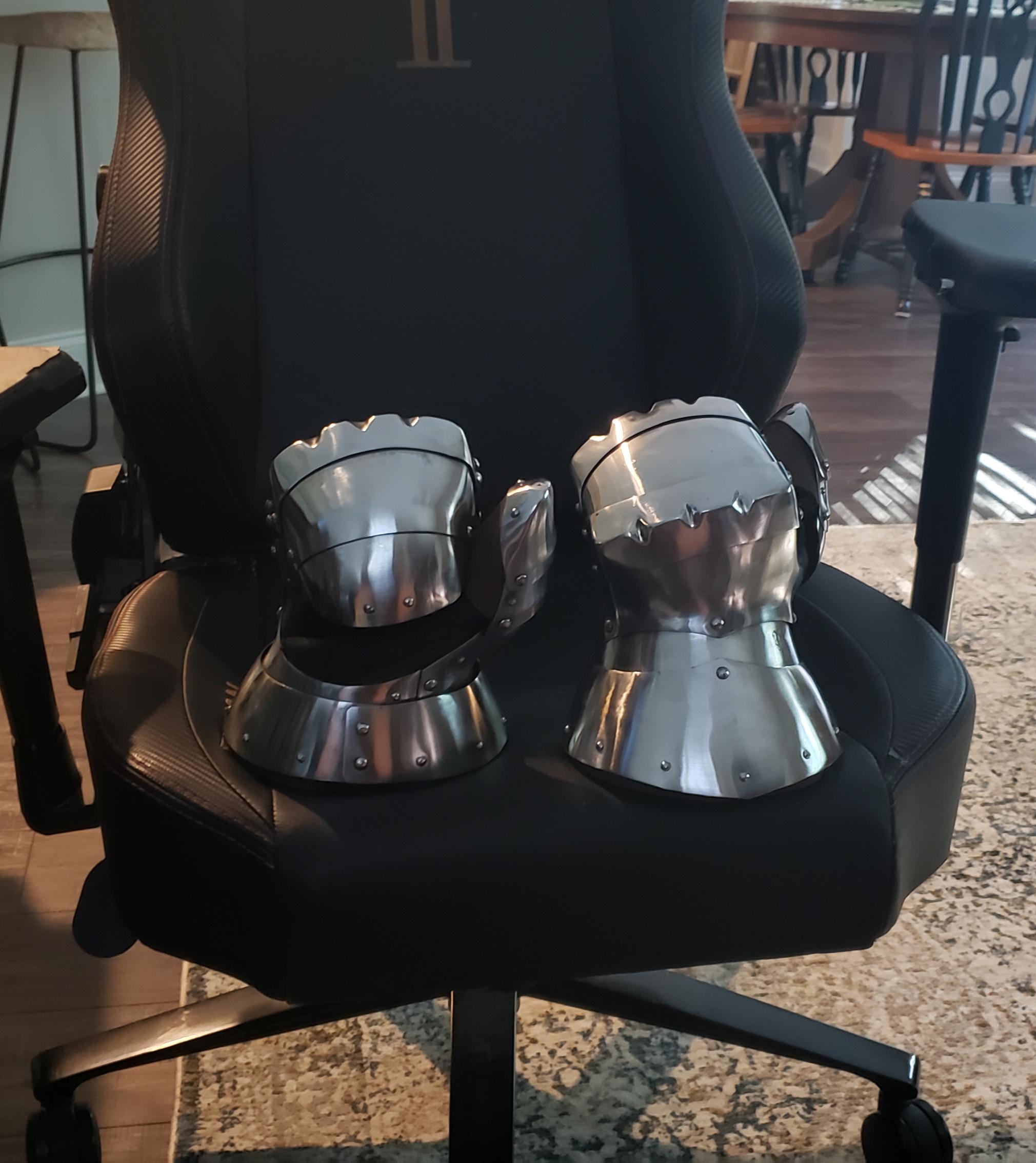 Recieved my new gauntlets today. | Scrolller