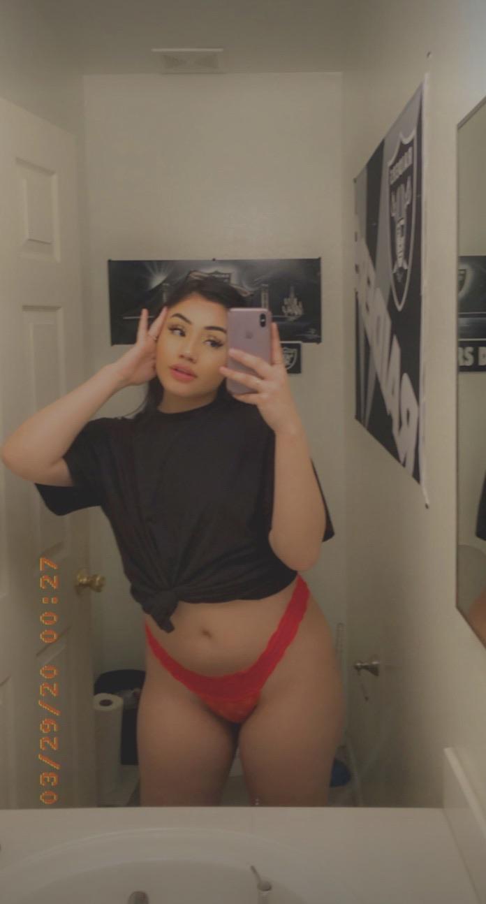 Red 🤤 | Scrolller