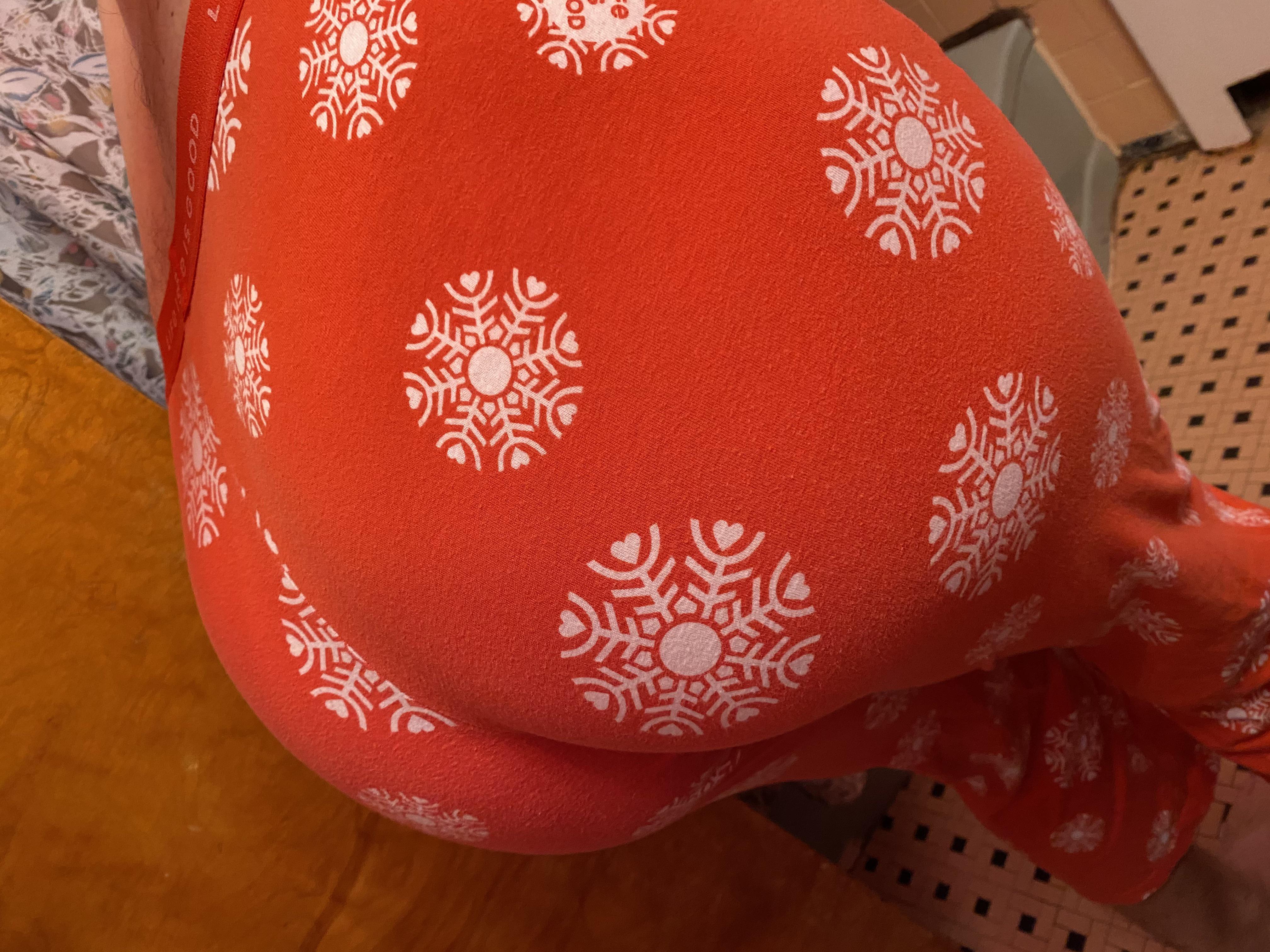 Red anyone?? | Scrolller