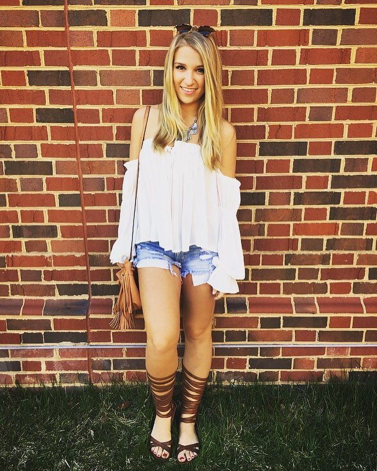 Red Brick Wall | Scrolller