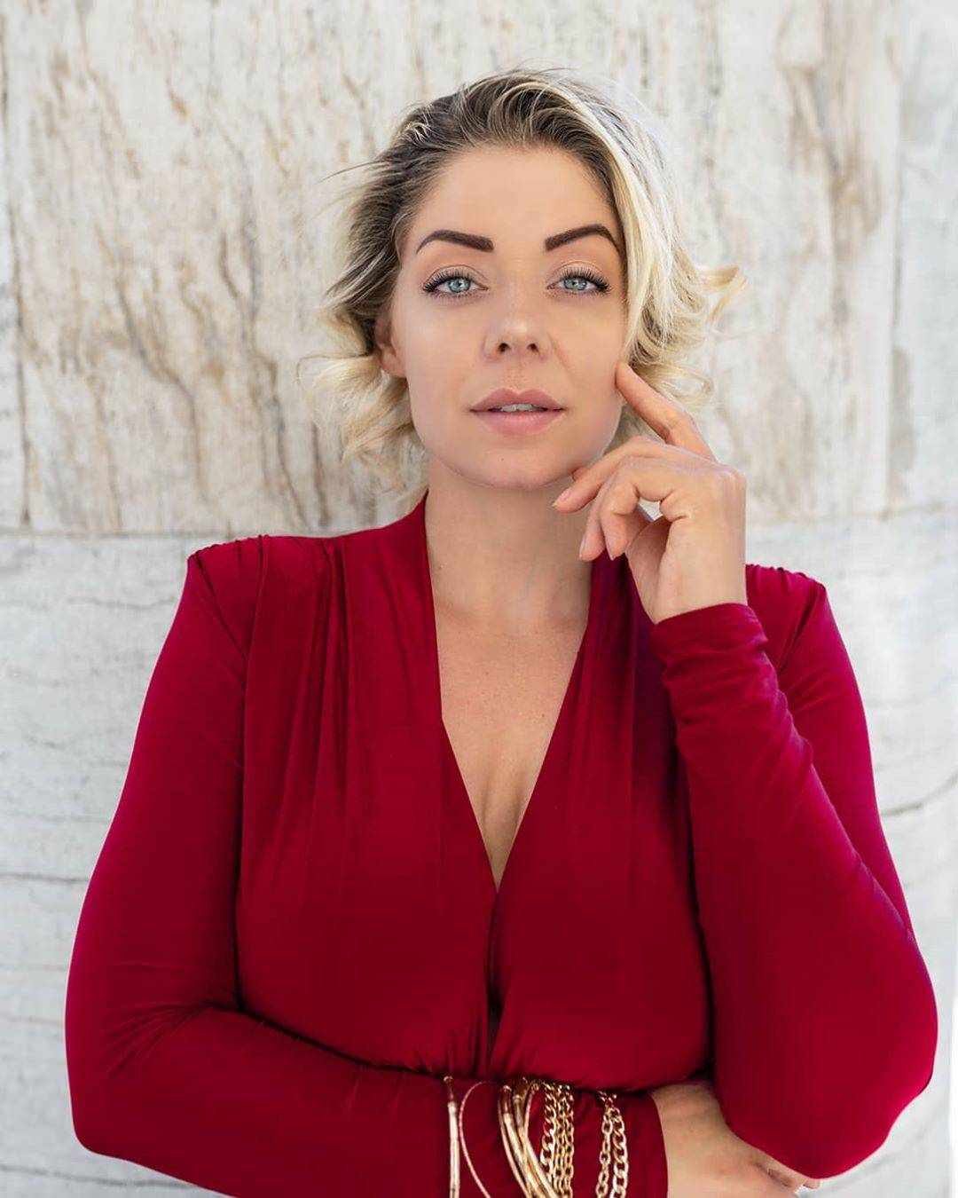 Red dress 2 | Scrolller