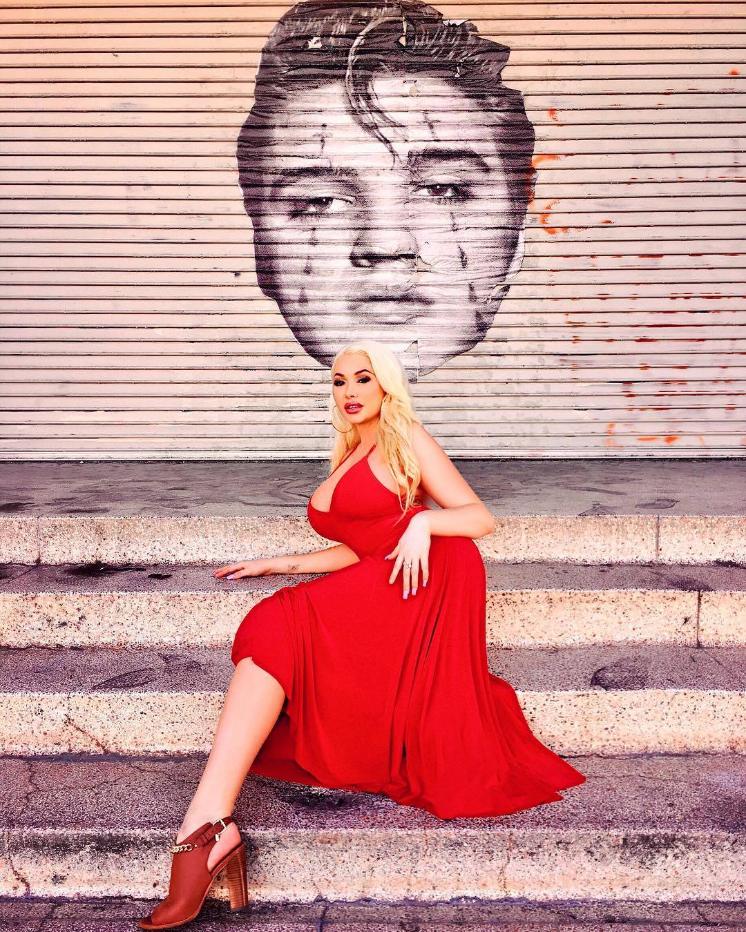 Red Dress Scrolller