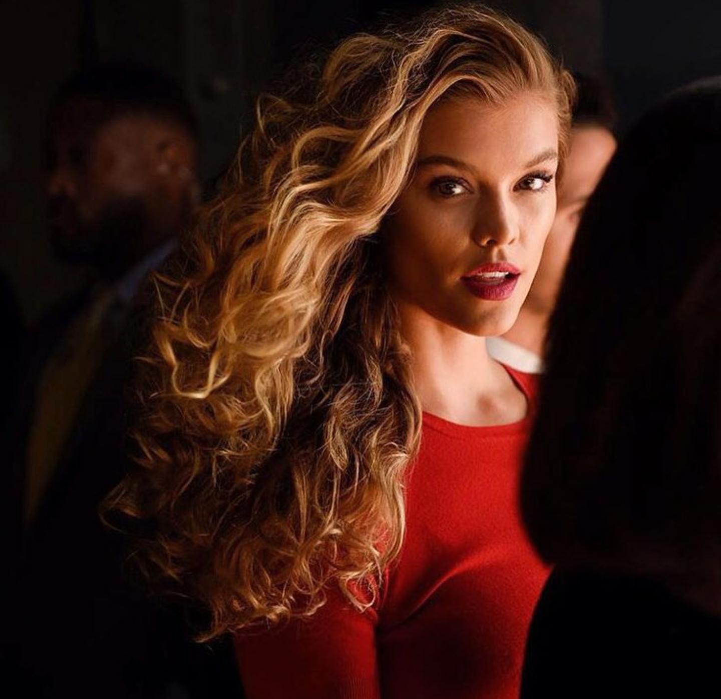 Red dress | Scrolller