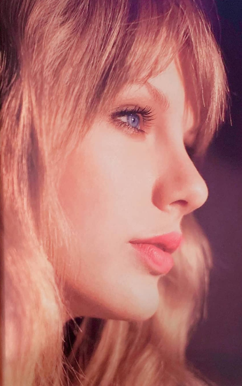 Red era beauty | Scrolller