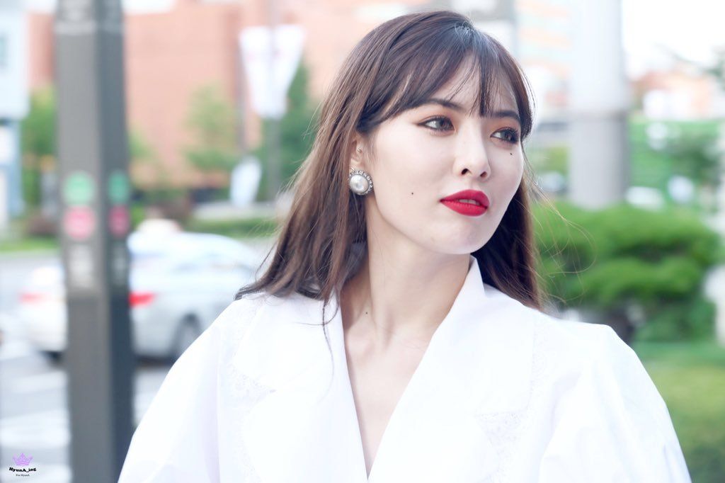 Red lips | Scrolller