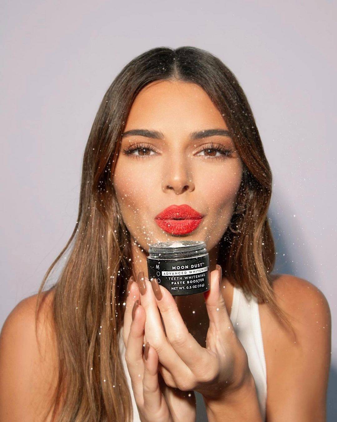 Red lips | Scrolller