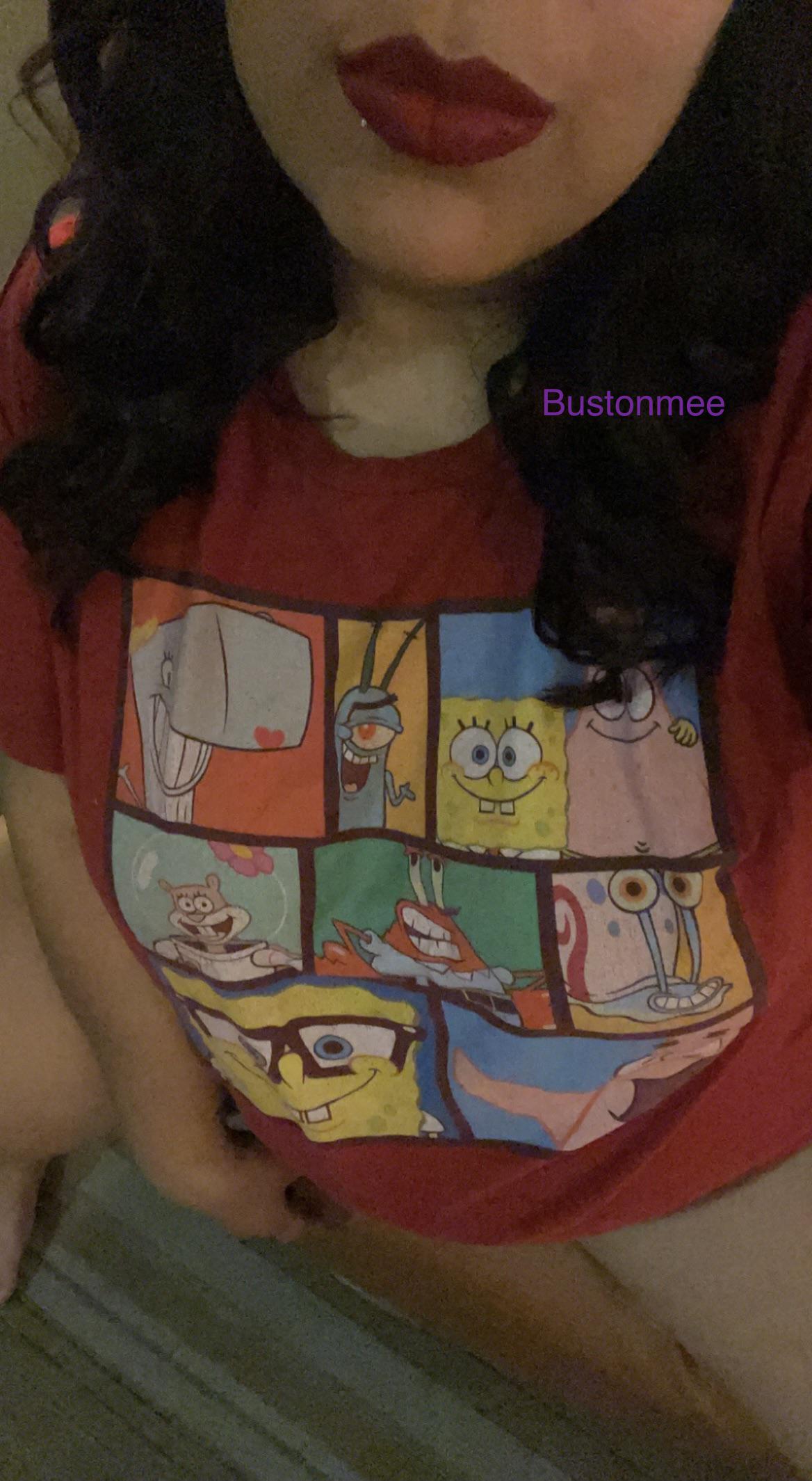 Red lipstick, oversized tee, and no underwear on. 🥵 | Scrolller